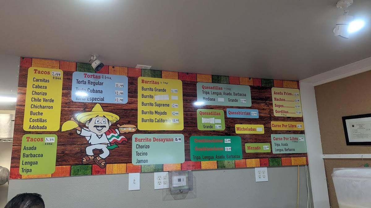 Menu at Chalios Tacos y Tortas restaurant, Avenal