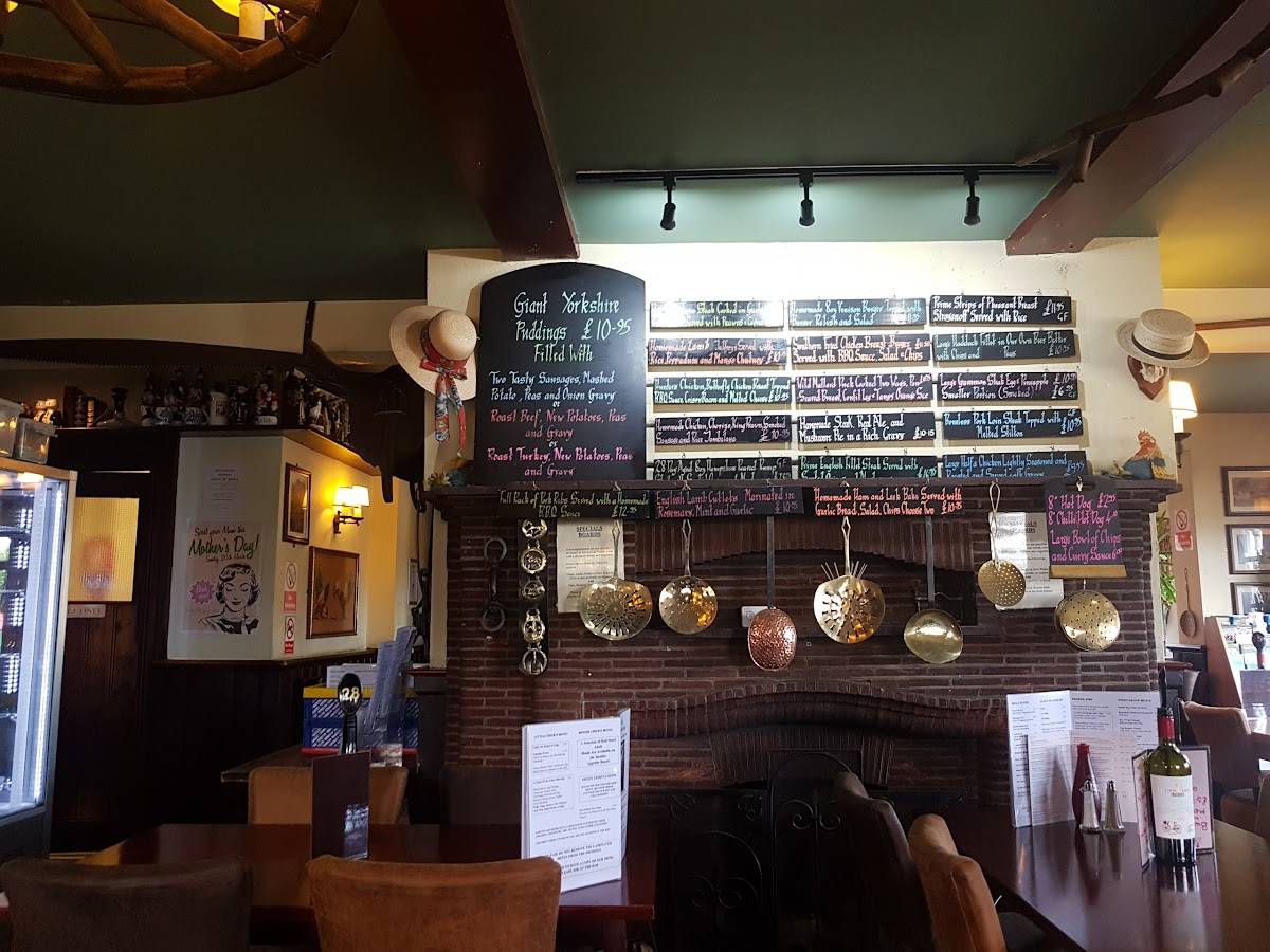 Menu at The Fighting Cocks Pub, Fordingbridge, Godshill