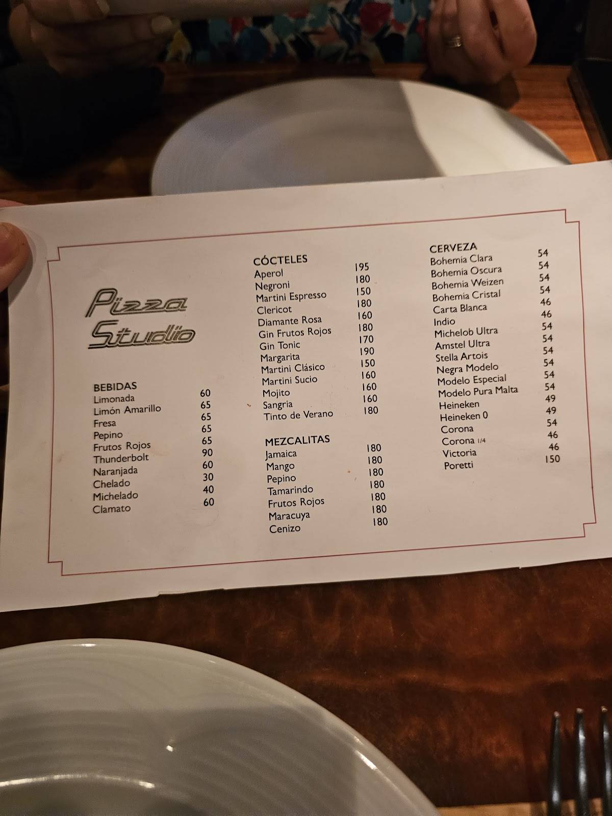 Carta de pizzería Pizza Studio, Monterrey