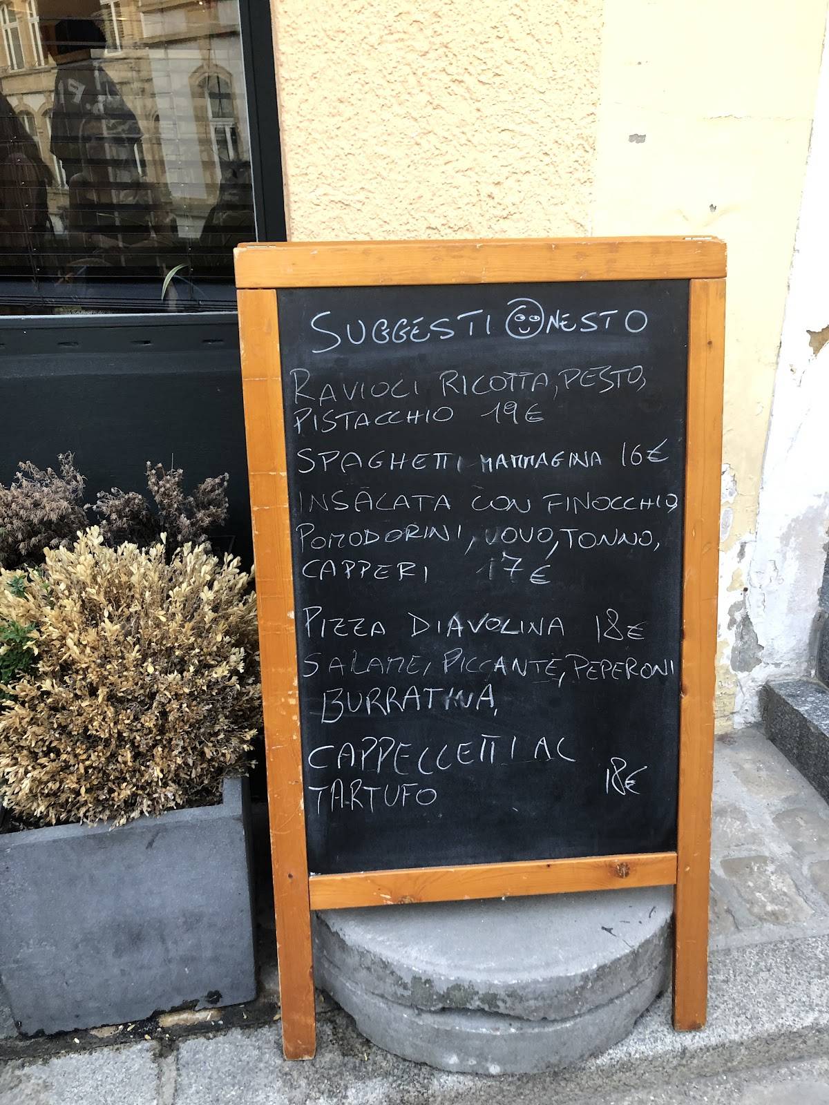 Menu au Onesto restaurant, Luxembourg