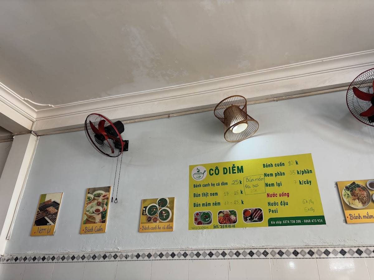 Menu at Quán Cô Diễm Bánh Canh Hẹ Nem Nướng, Qui Nhơn