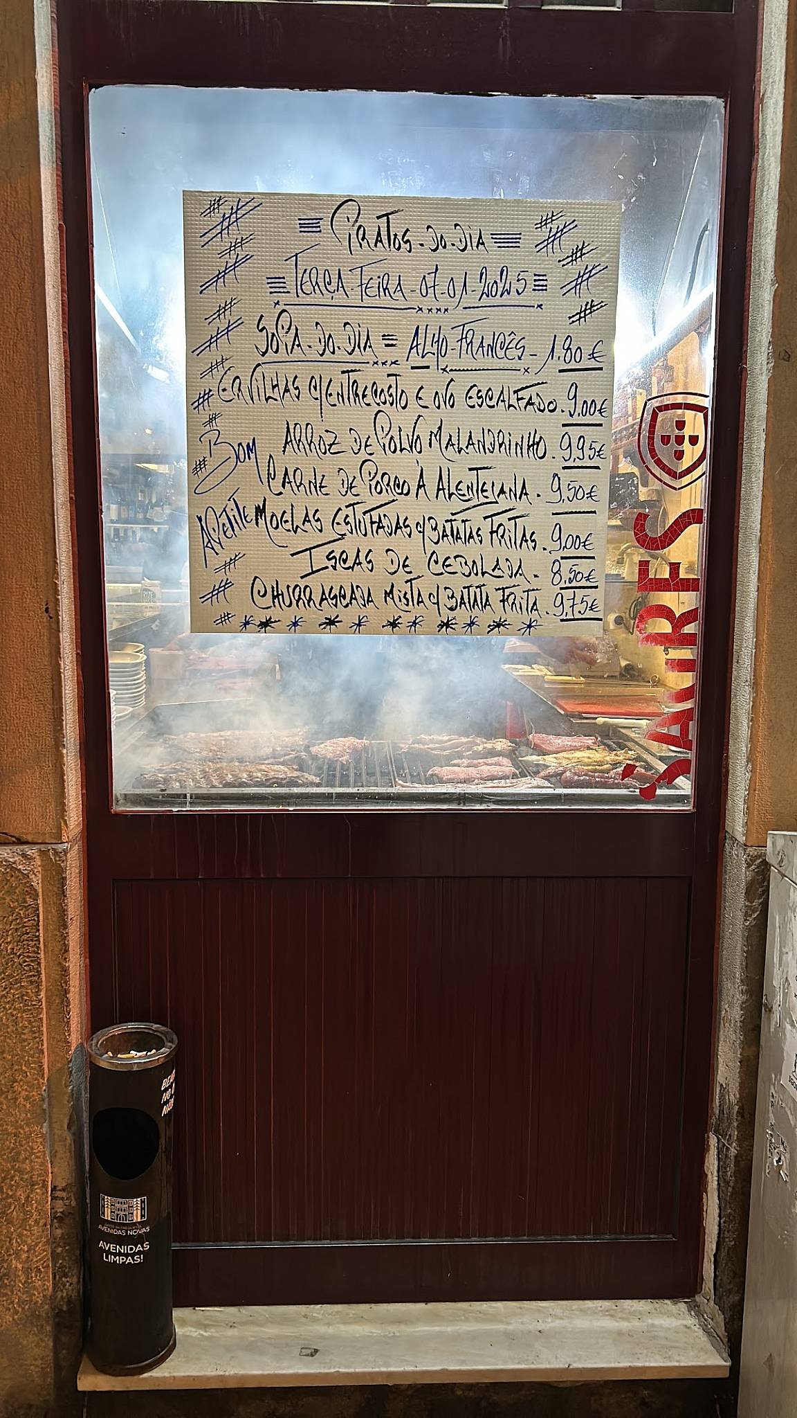 Menu at Santa Maria restaurant, Lisbon, R. da Beneficência 168