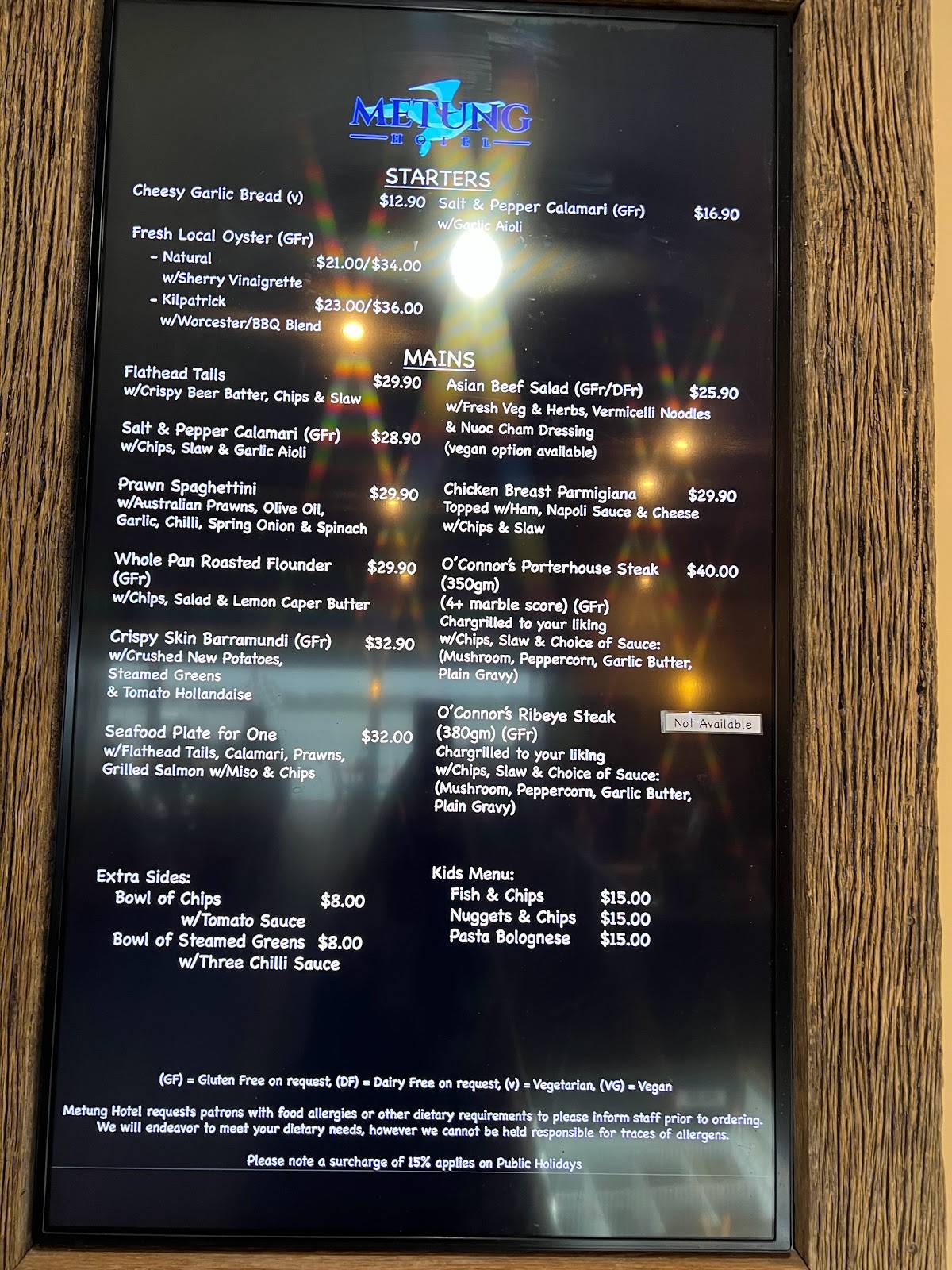 Menu at The Metung Hotel pizzeria, Metung, 64 Kurnai Ave