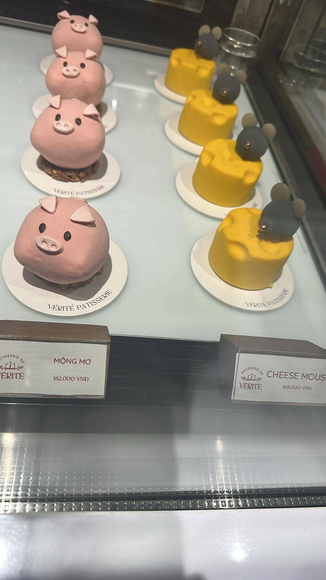 Menu at Vérité Patisserie cafe, Ho Chi Minh City, 84T/1 Trần Đình Xu