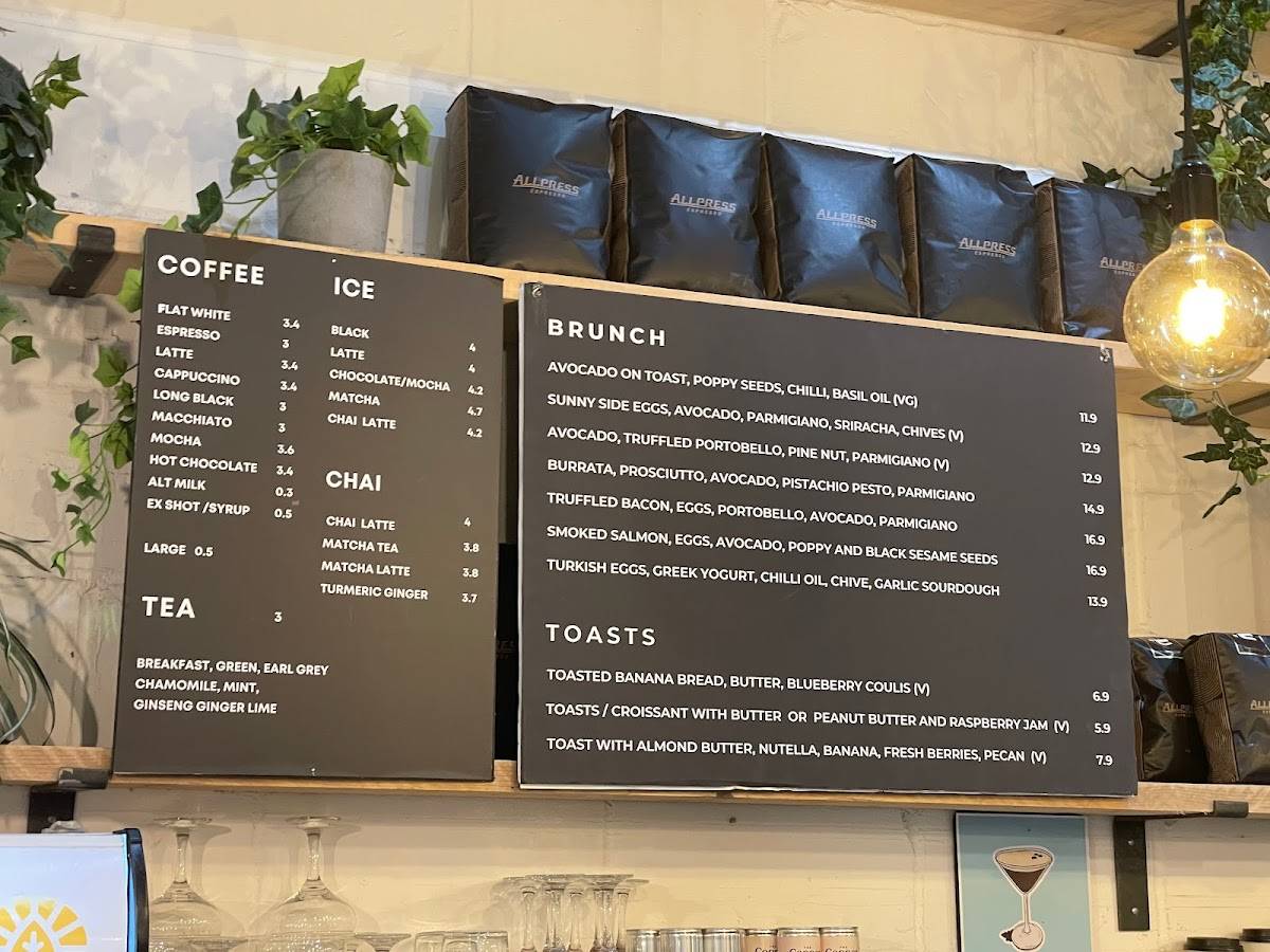 Menu at White Mulberries cafe, London, Unit 6