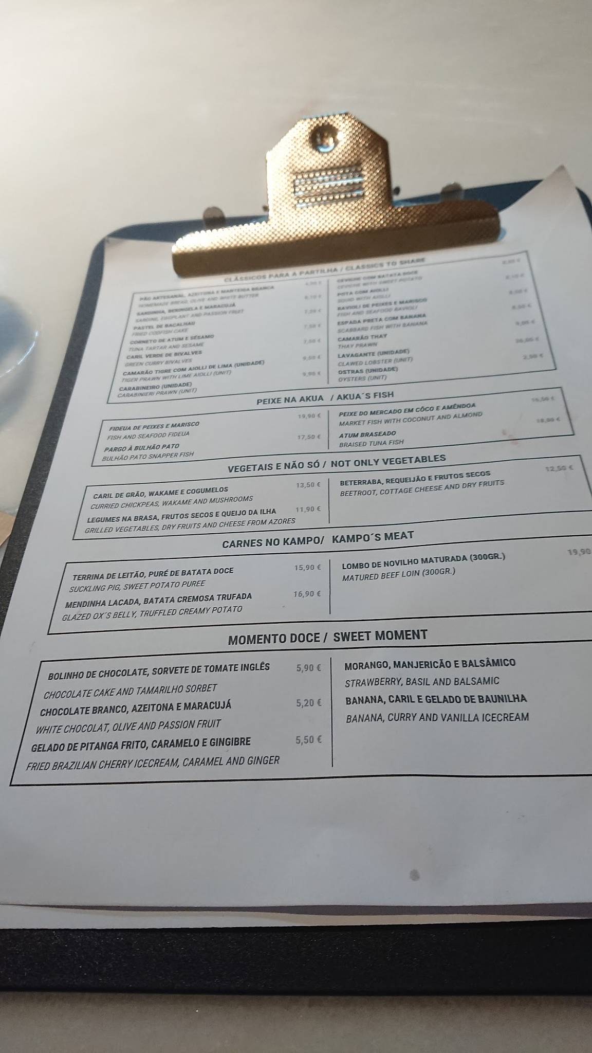Menu em Akua restaurante, Funchal