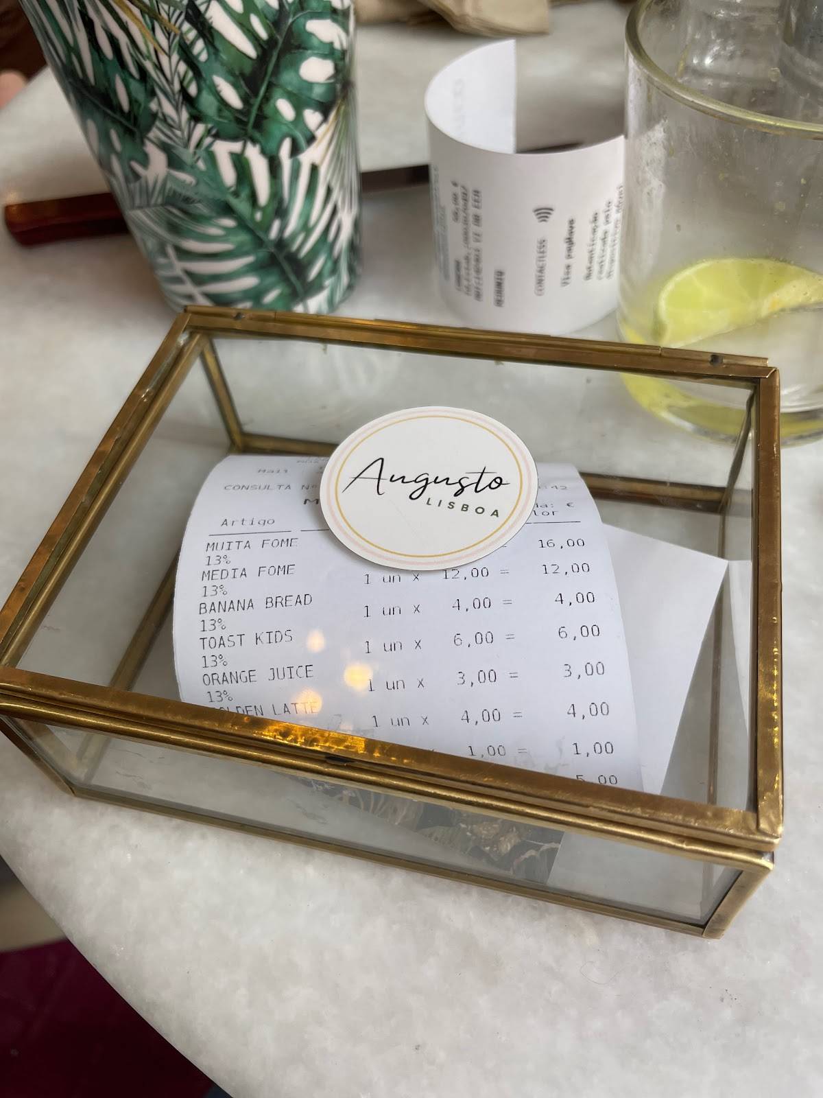 Menu at Augusto Lisboa cafe, Lisbon, R. de Santa M.nha 26