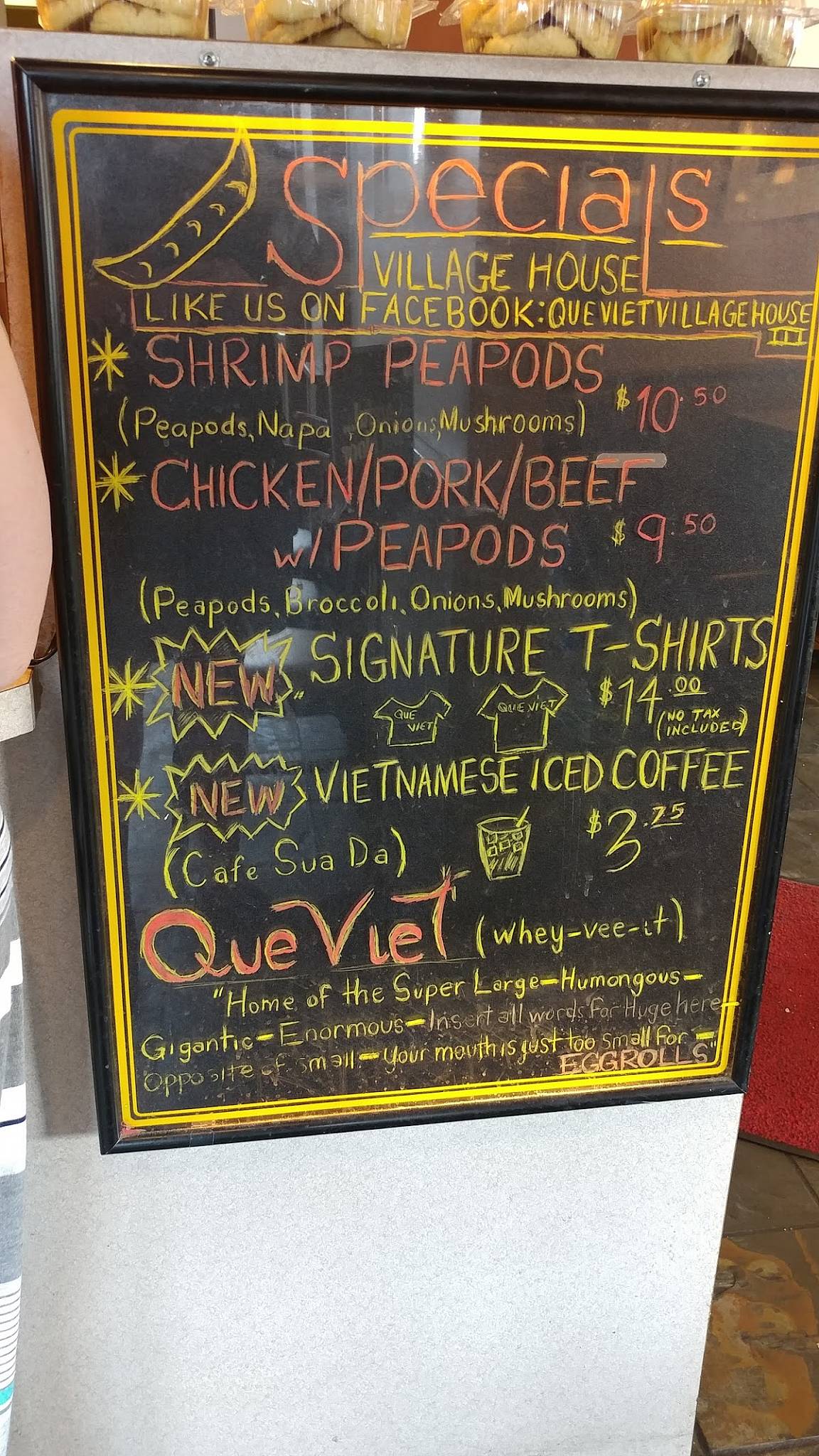 Menu at Que Viet Village House 3 restaurant, Brooklyn Center