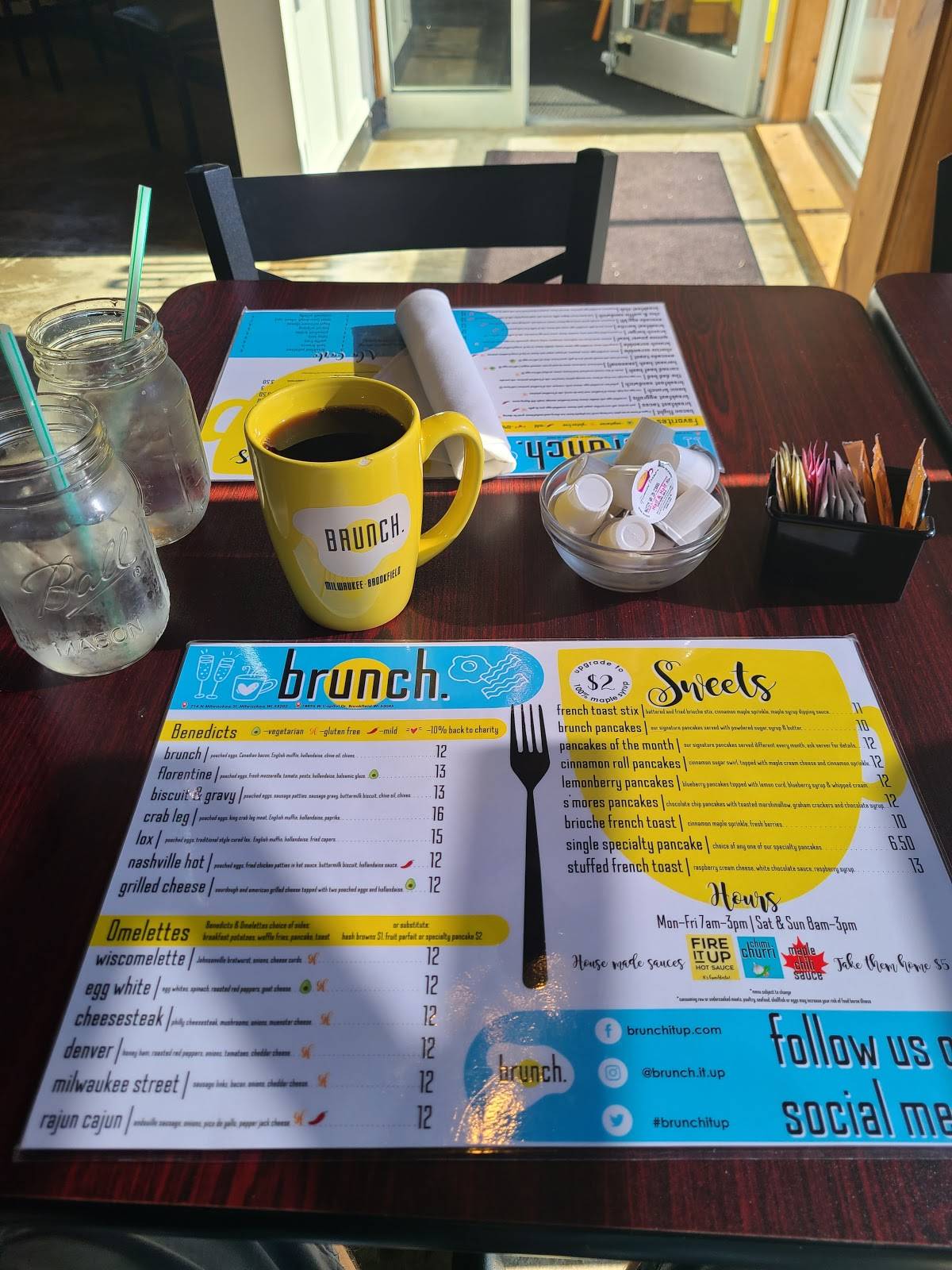Menu at Brunch It Up restaurant, Brookfield