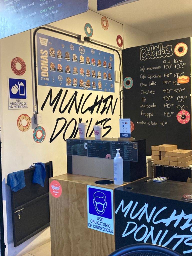 Carta de cafetería Munchin Donuts Vertiz, Ciudad de México