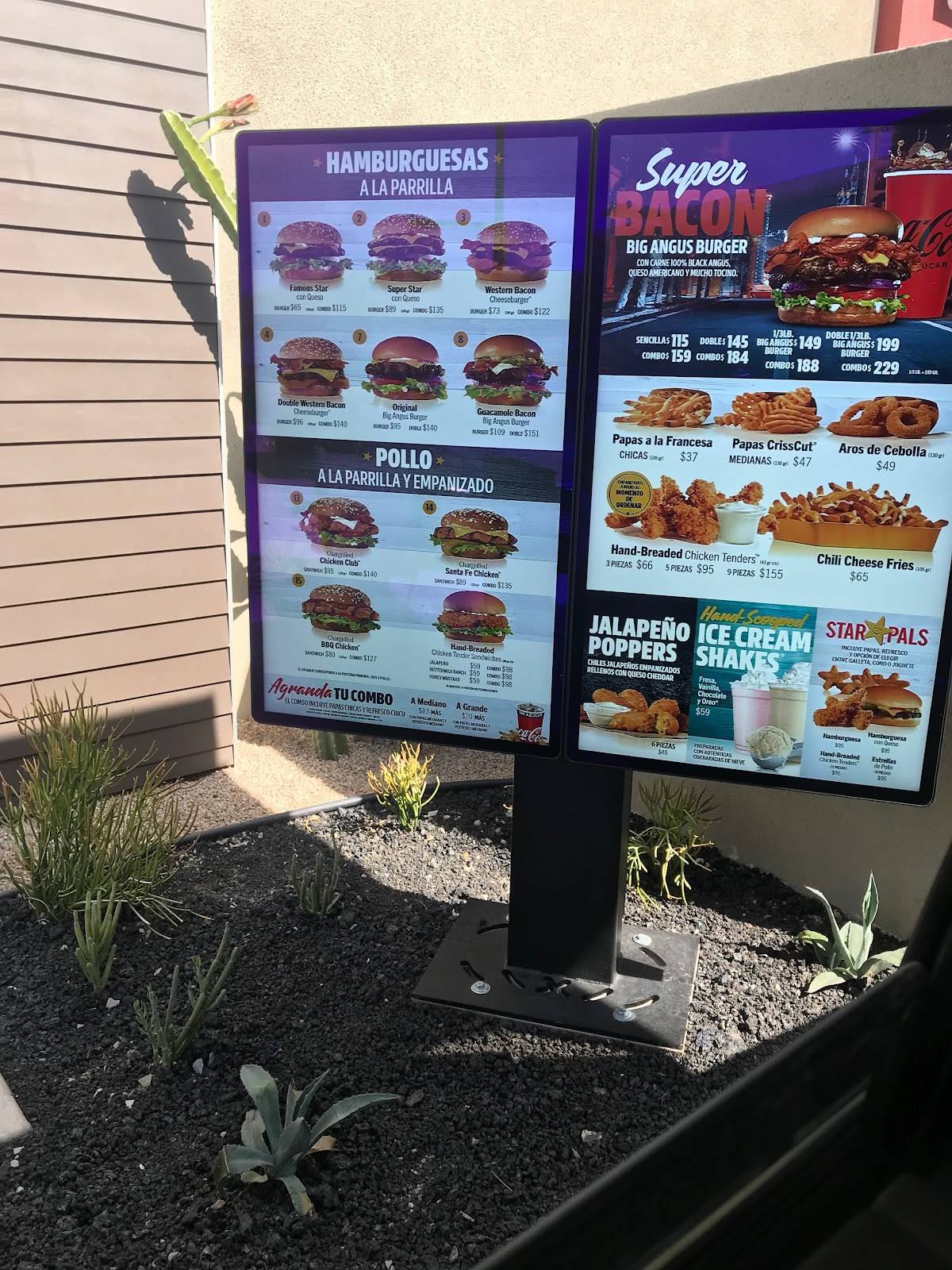 Carta del restaurante Carl's Jr. Plaza Las Alondras, Tijuana