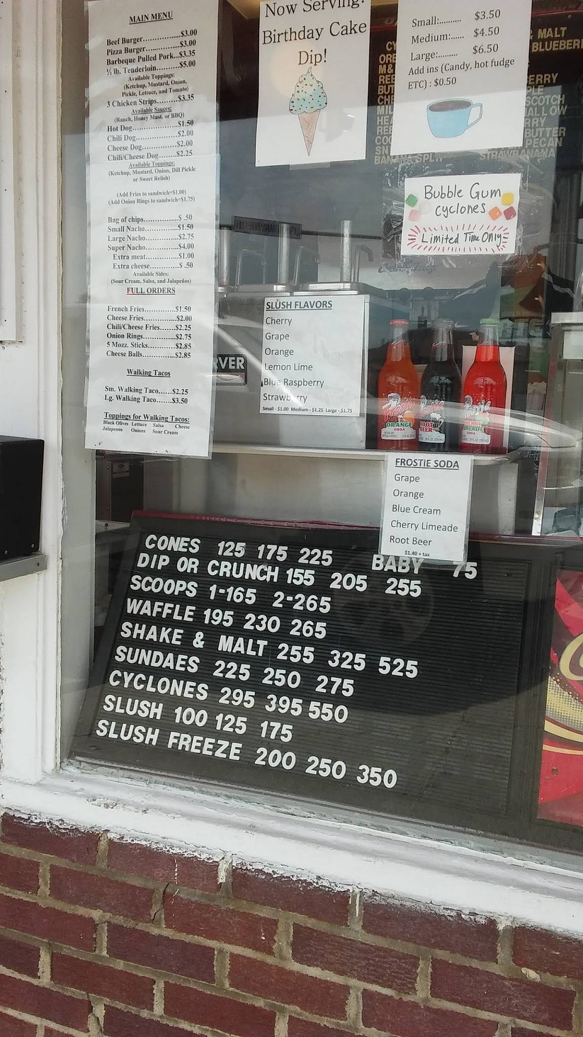 Menu at Frostee's fast food, Winterset
