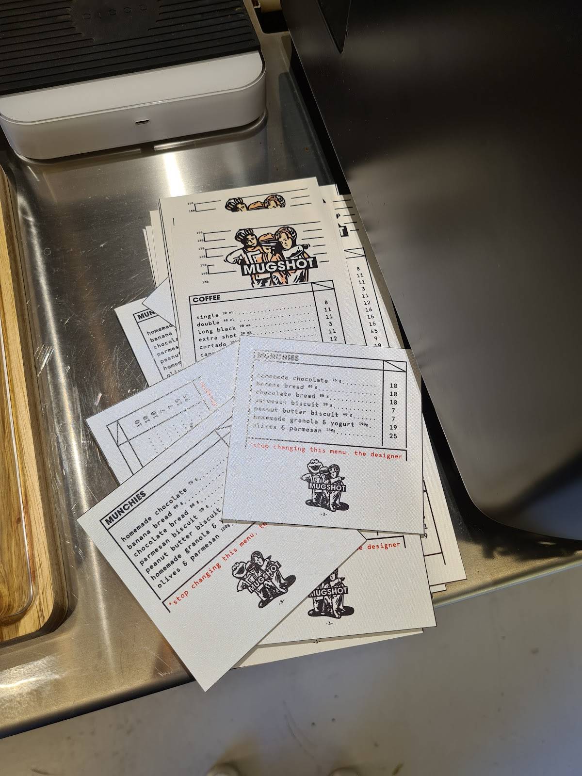 Menu au Mugshot, Bucarest