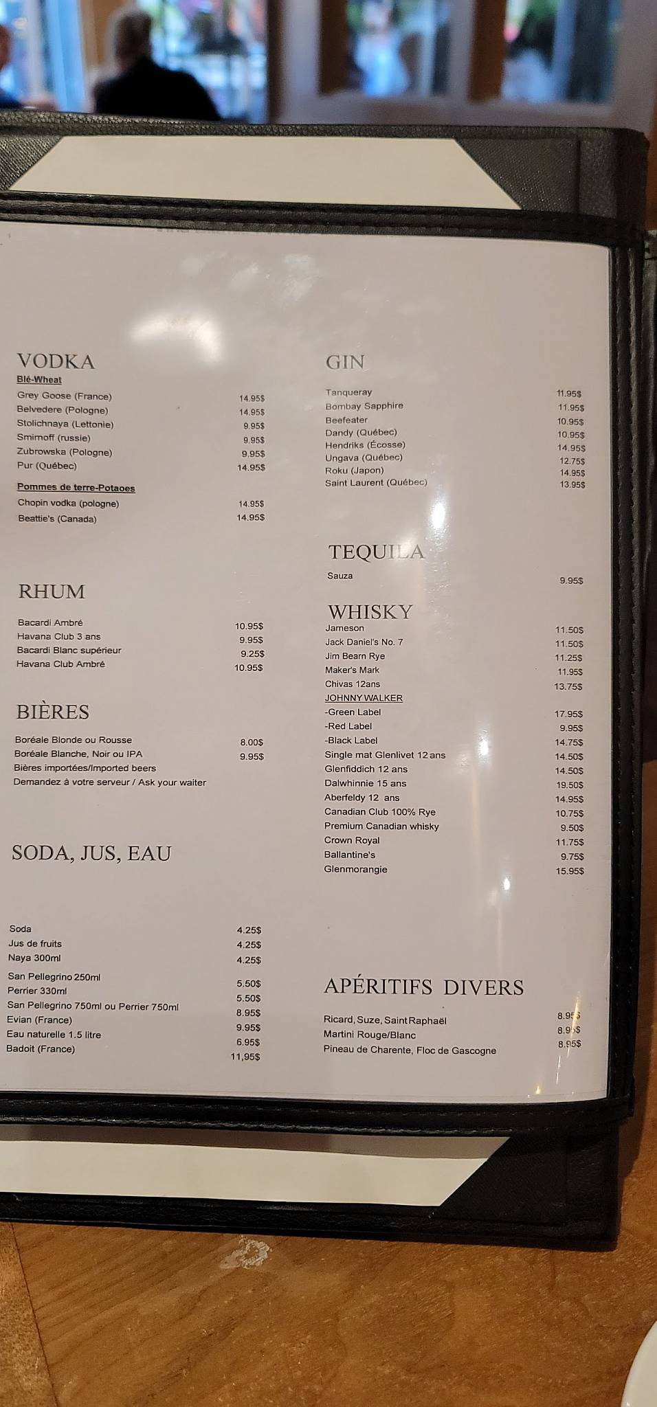 Menu au Les Pyrénées restaurant, Montréal