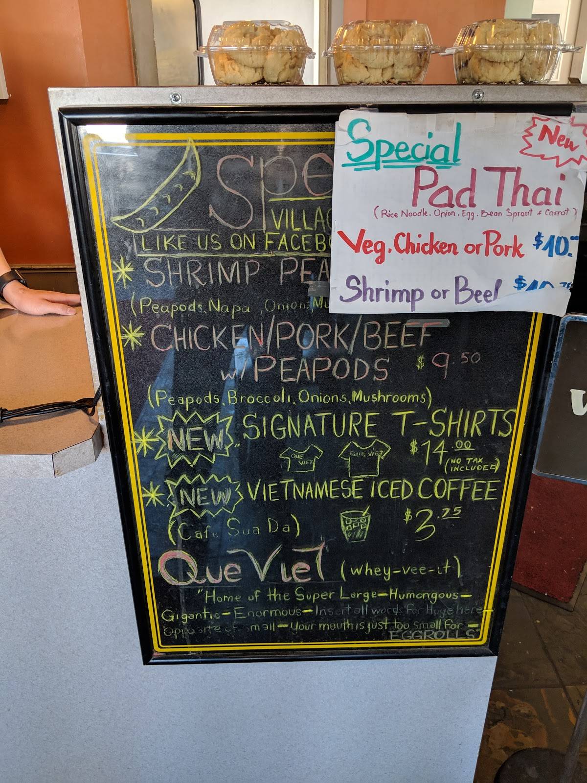 Menu at Que Viet Village House 3 restaurant, Brooklyn Center