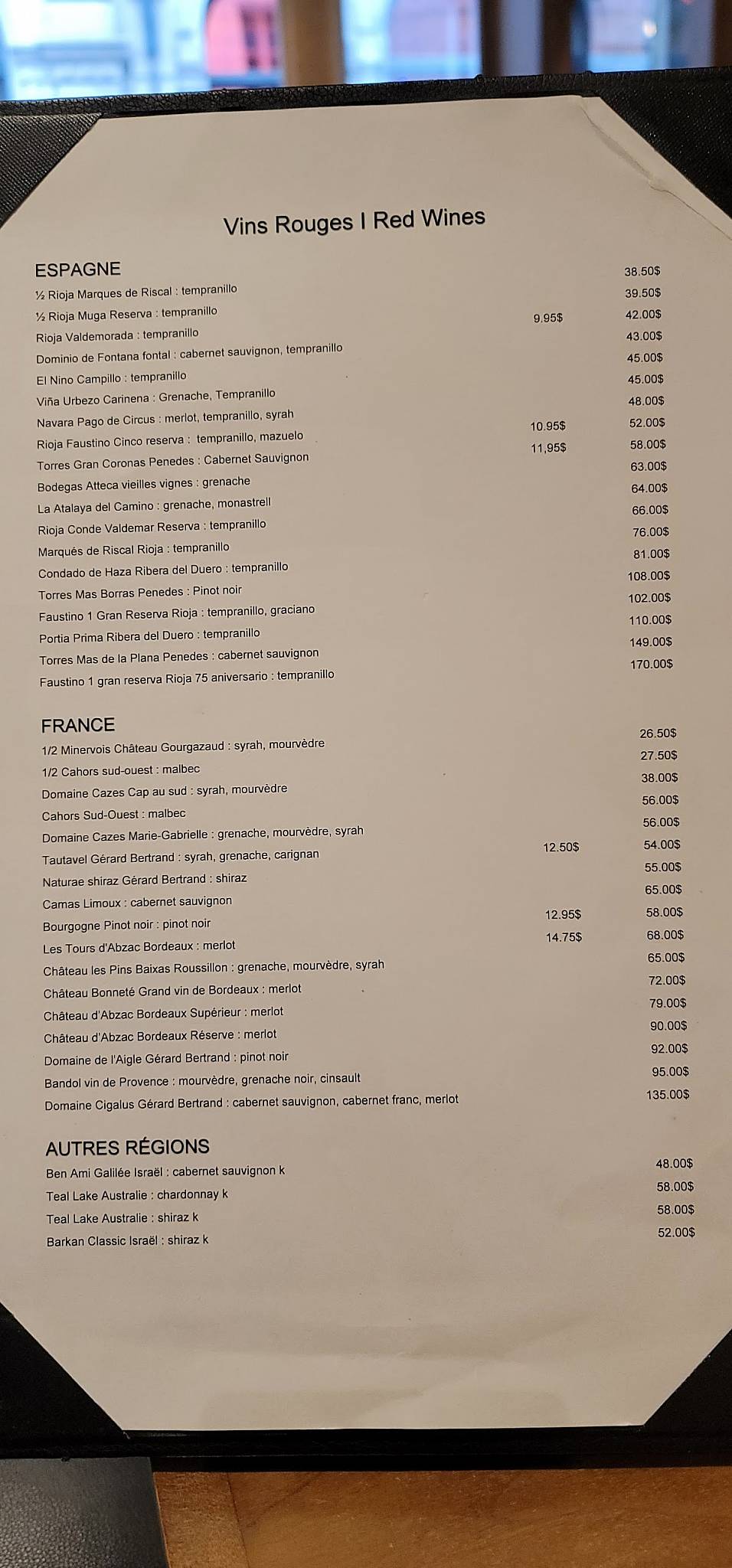 Menu au Les Pyrénées restaurant, Montréal