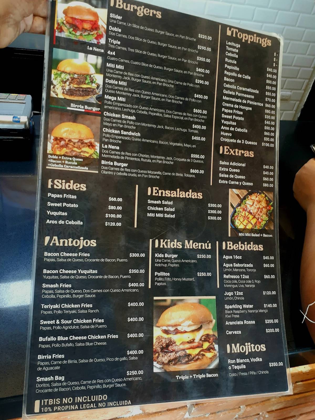 Carta de SMASH BURGER Republica de Colombia, Santo Domingo