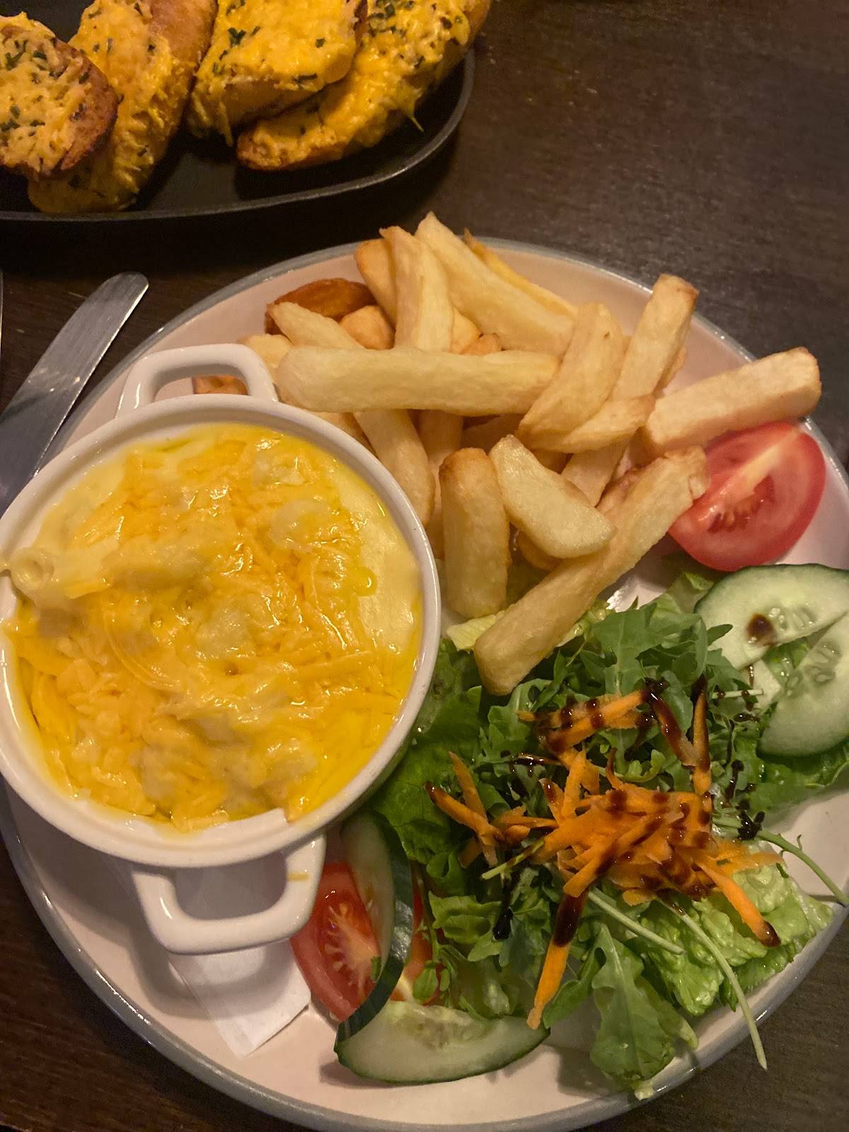 Menu at The Crees pub & bar, Abernethy