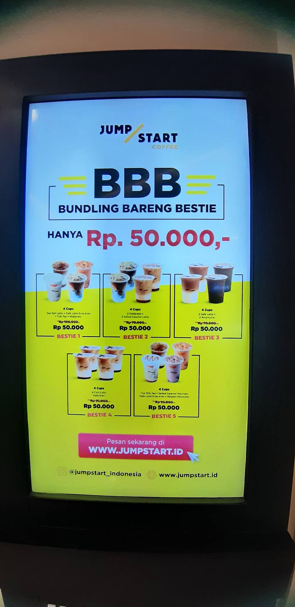 Carta de JumpStart Coffee, GoWork Central Park, West Jakarta