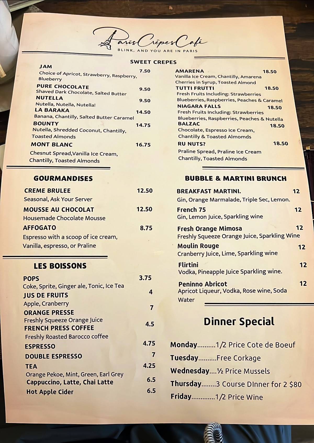 Menu au Paris Crêpes Café, Niagara Falls