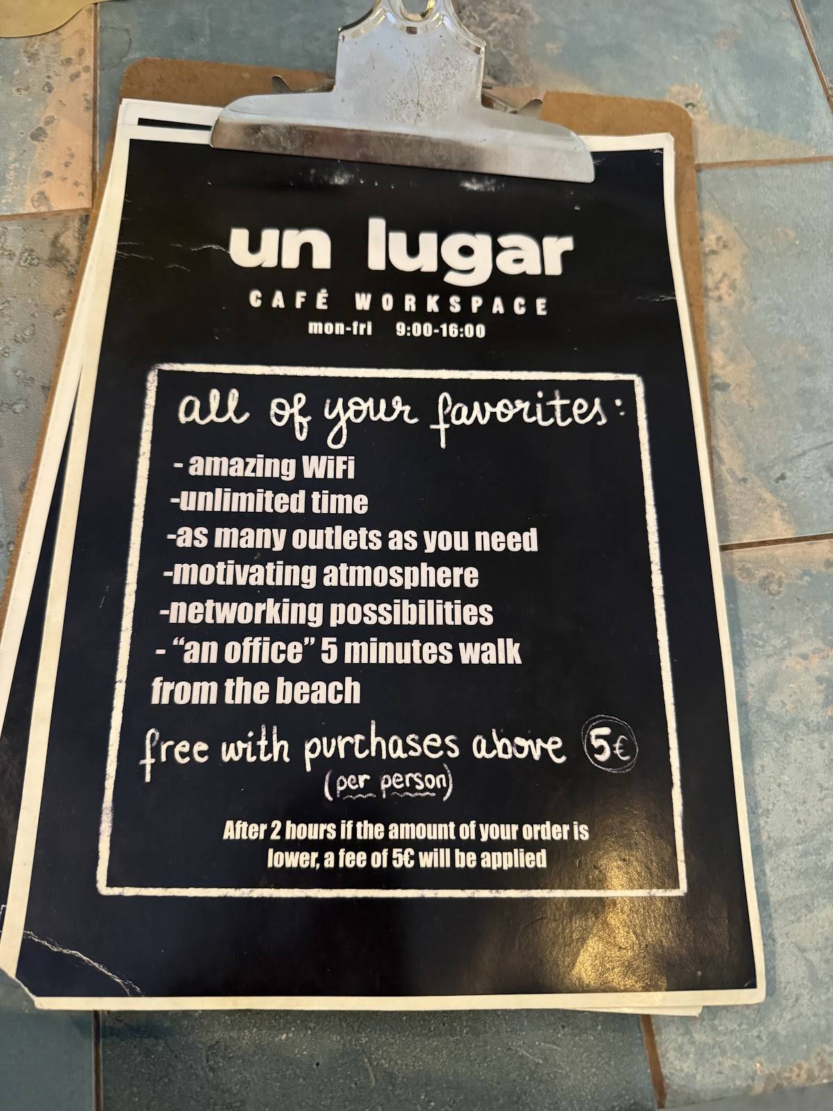 Menu at Un Lugar Café, Las Palmas de Gran Canaria