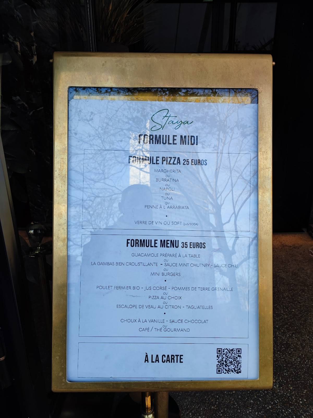 Menu au Staya café, Courbevoie