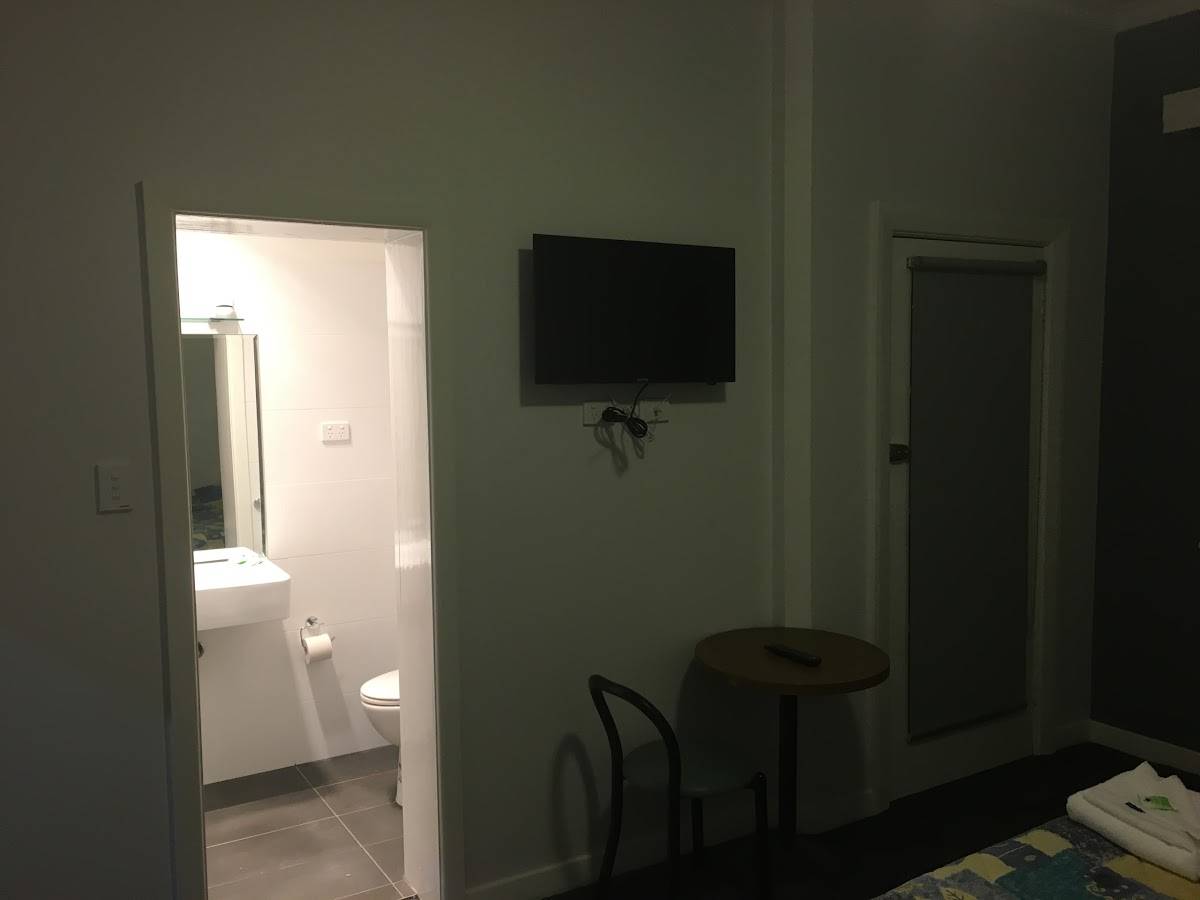 Menu at The Union Club Hotel Colac, Colac