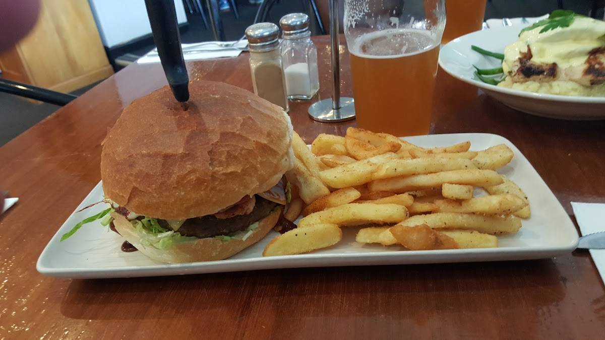 Menu at The Union Club Hotel Colac, Colac