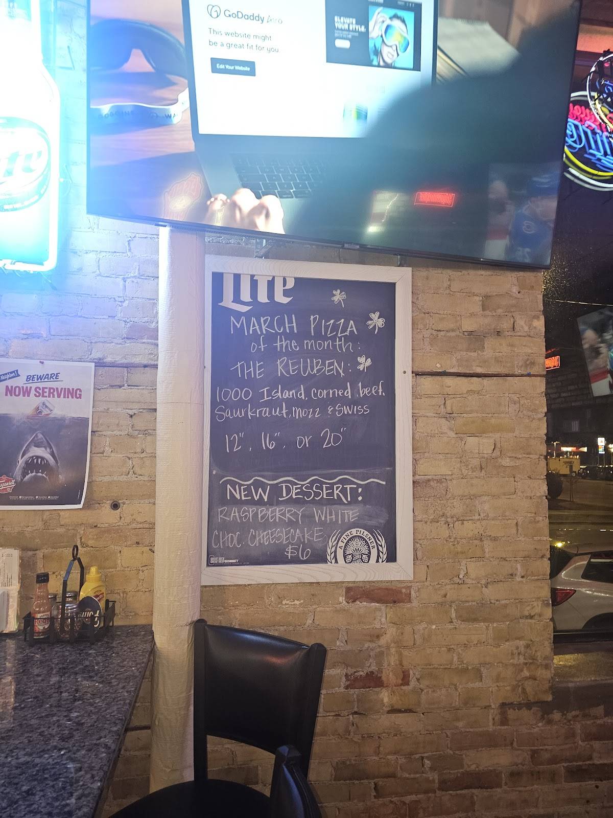 Menu at Waverly Inn Pub & Pizzeria, Two Rivers