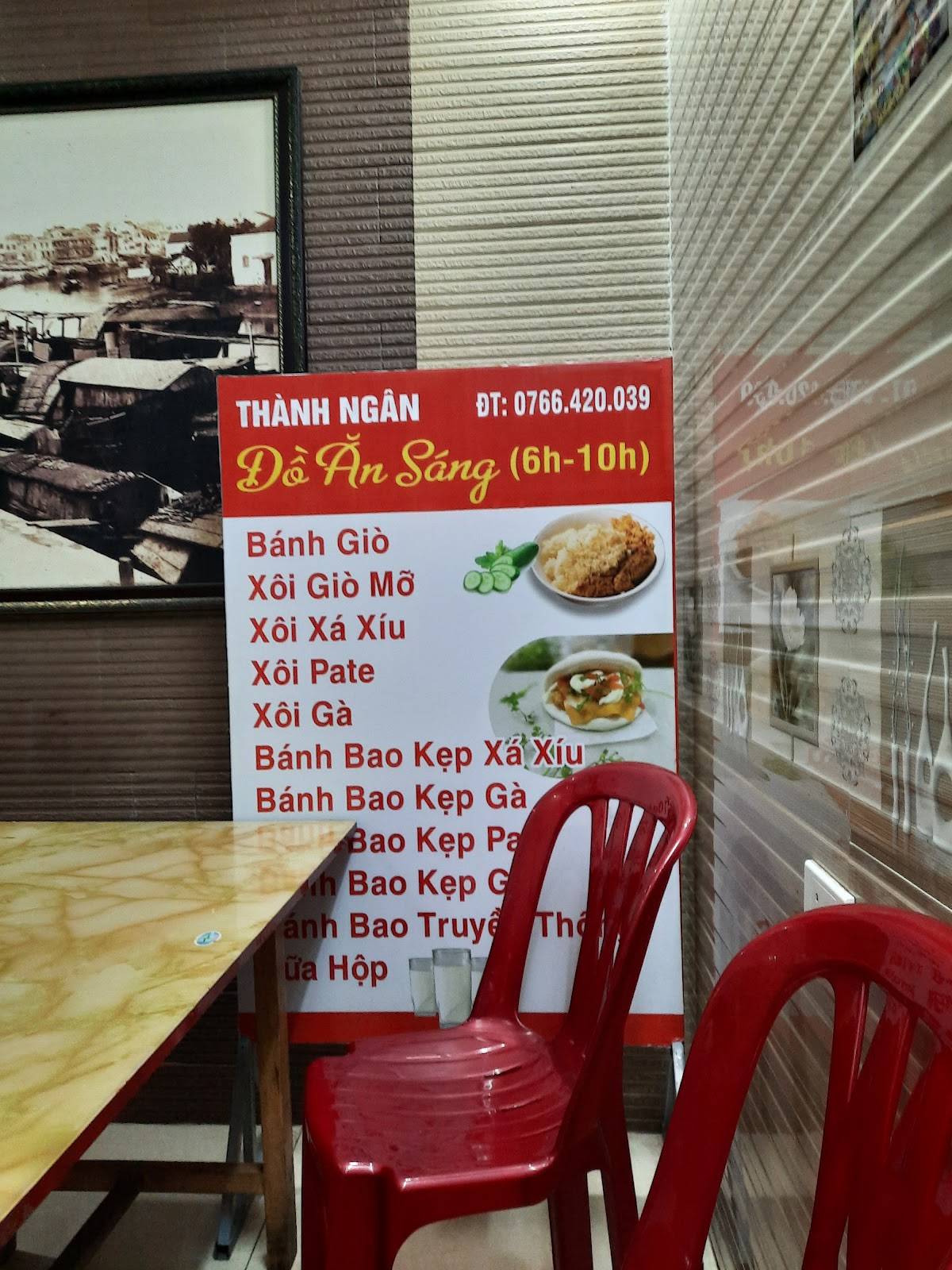 Menu at Bánh giò Cô Ngân, Hai Phong