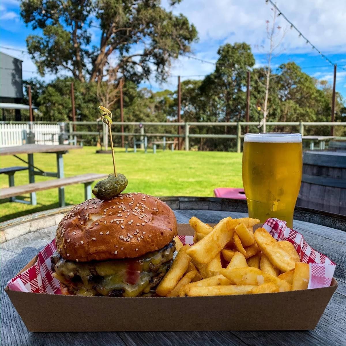Menu at Byford & Districts Country Club, Byford, 88 Linton St N