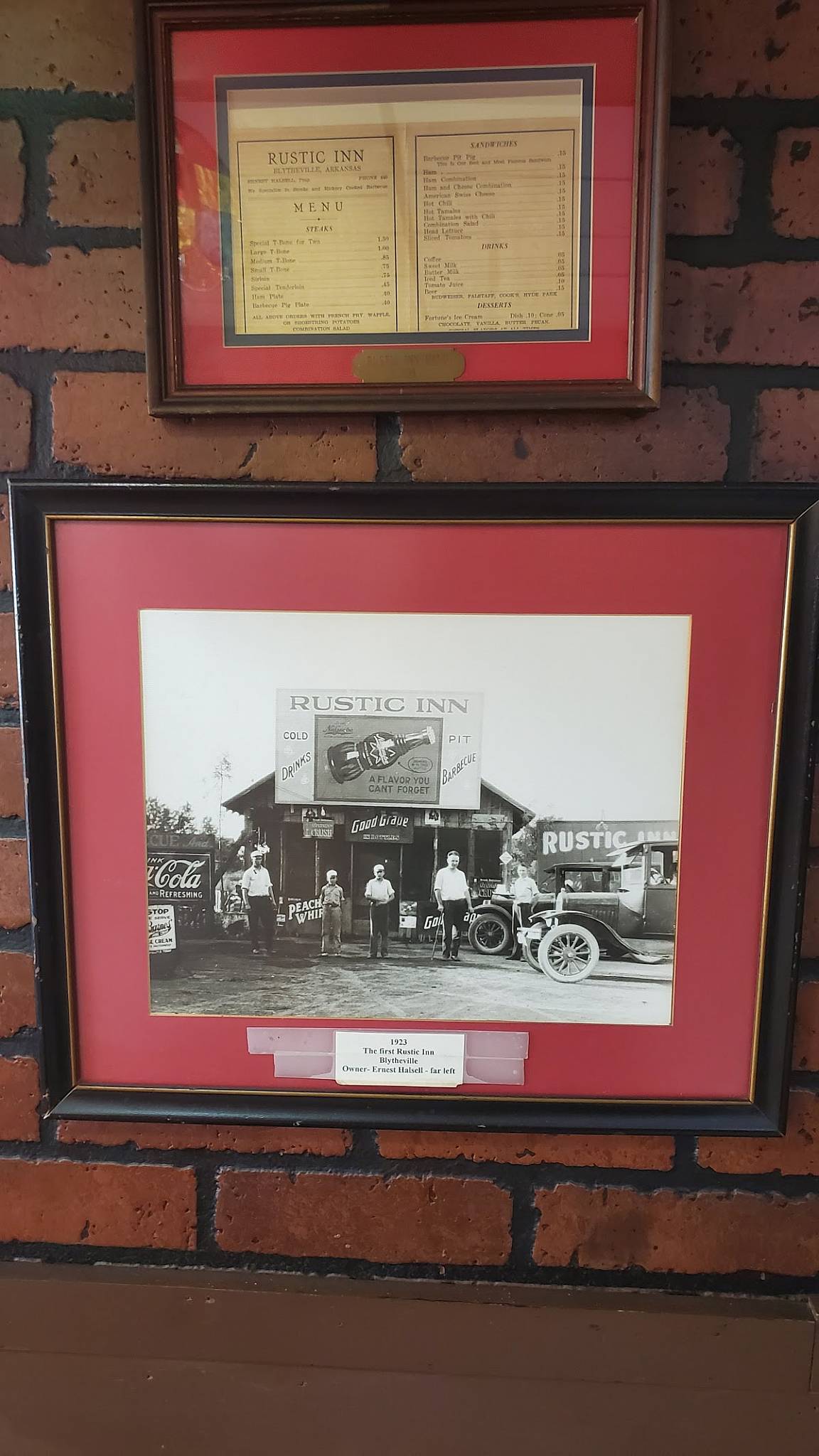 Menu at The Dixie Pig BBQ, Blytheville