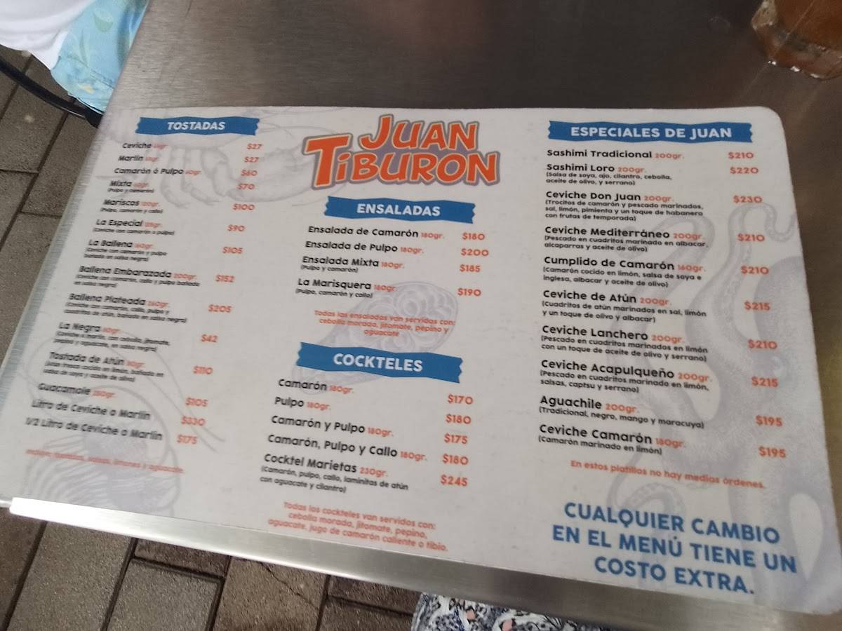 Menu at Juan Tiburón restaurant, Puerto Vallarta, Viena 131