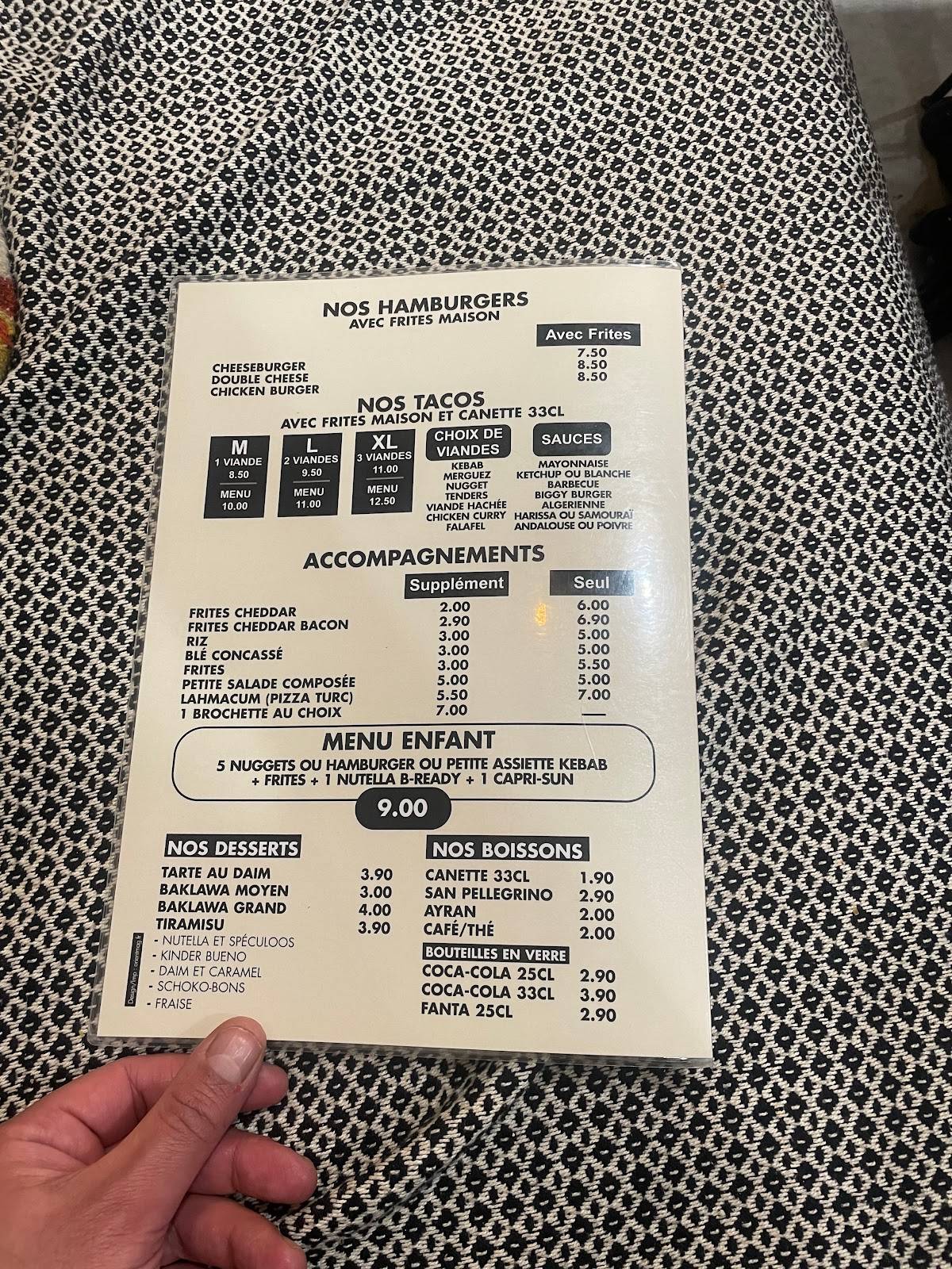 Menu at Los Brothers fast food, Paris