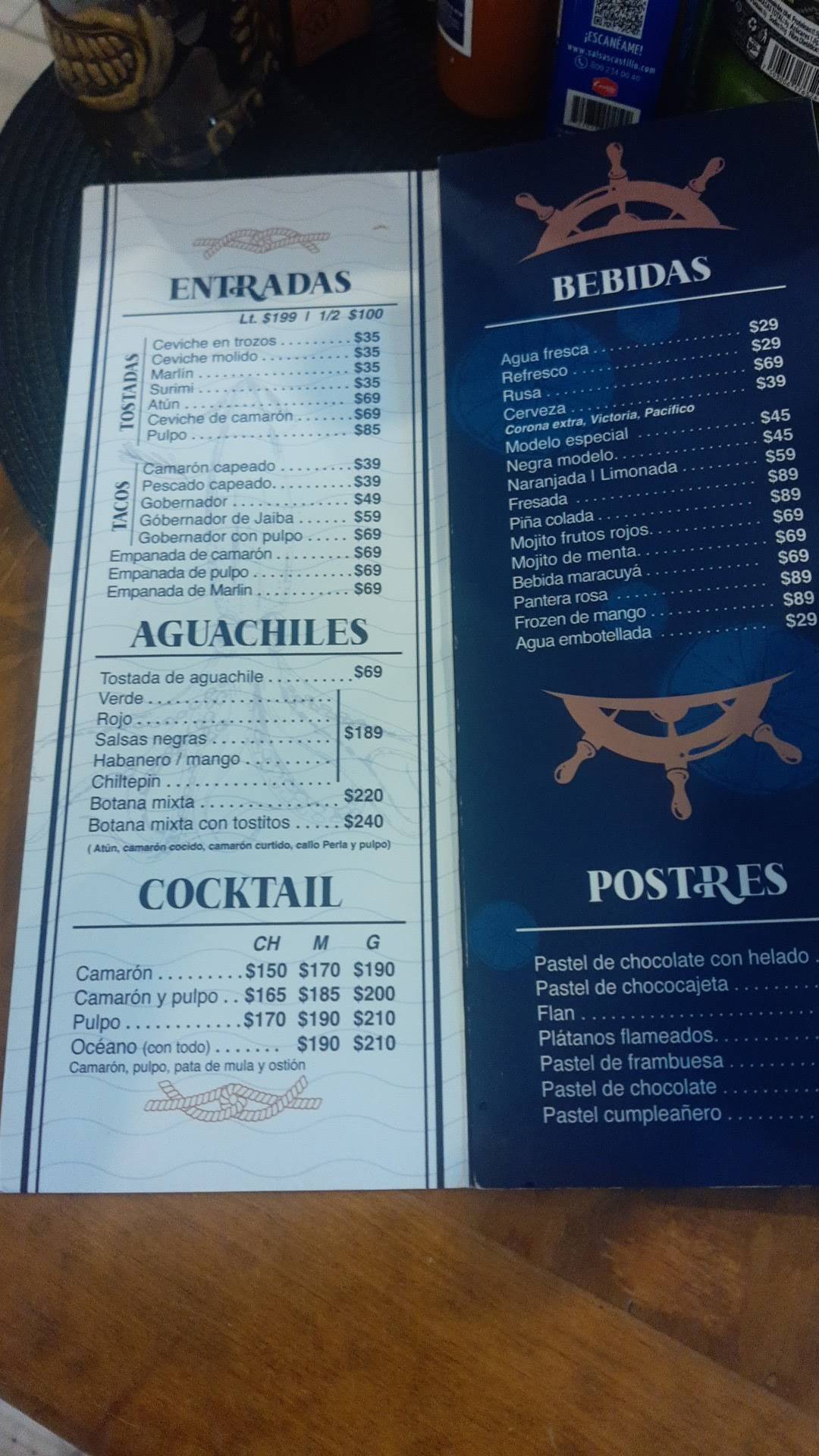Menu at Mariscos Atlantis restaurant, Guadalajara