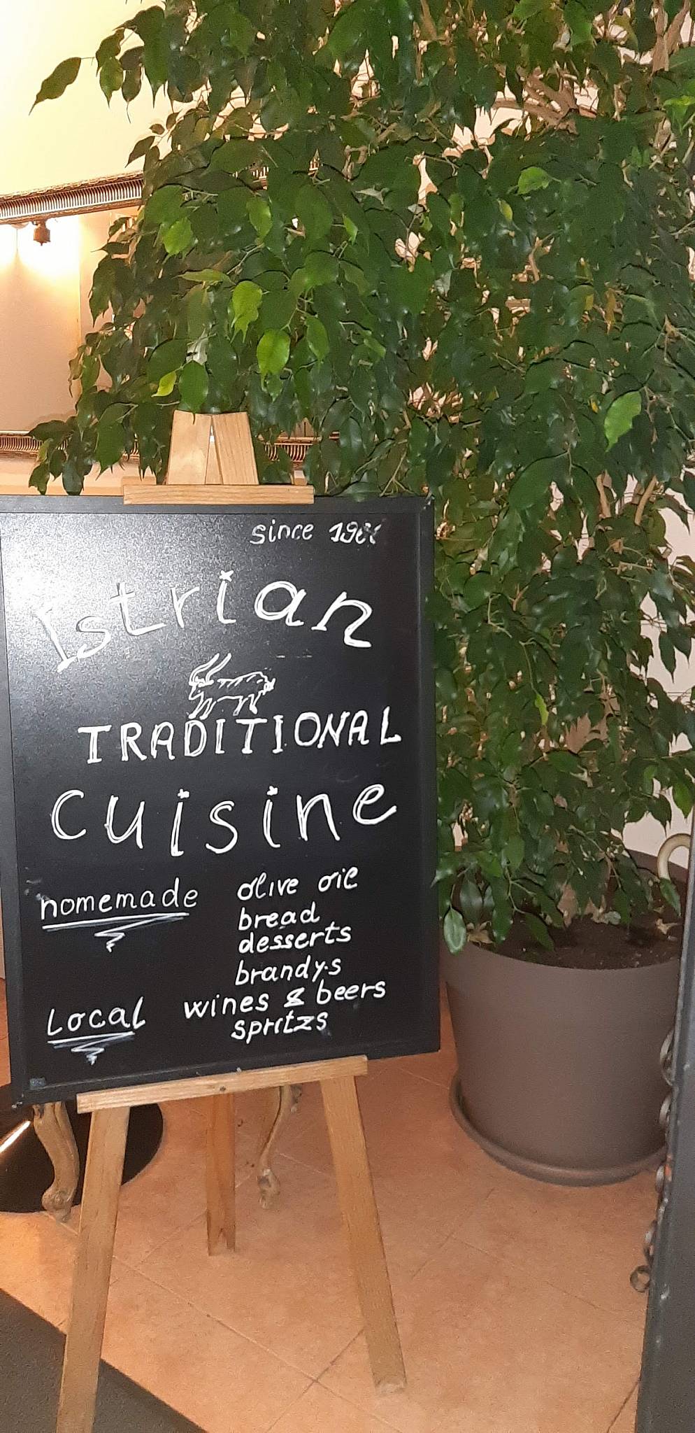 Menu at Restoran "Stari grad 02" restaurant, Pula