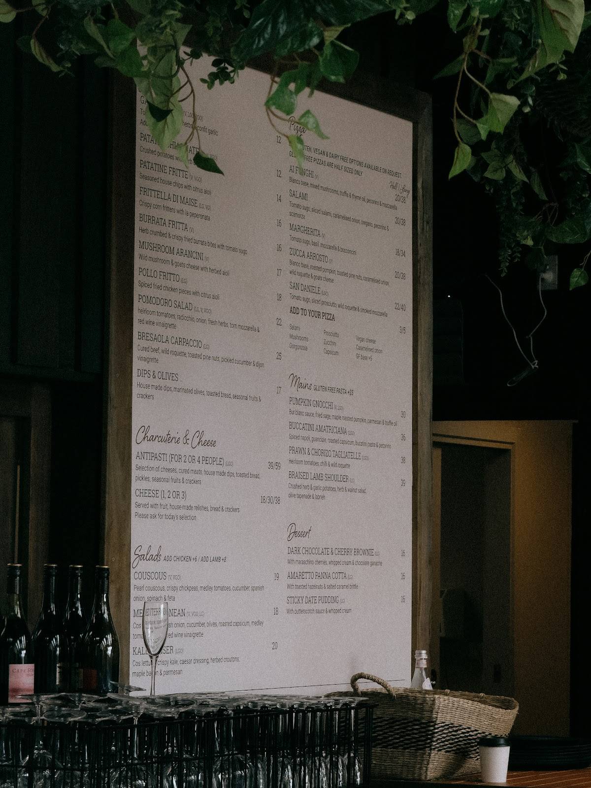 Menu at T'Gallant Pizzeria, Main Ridge