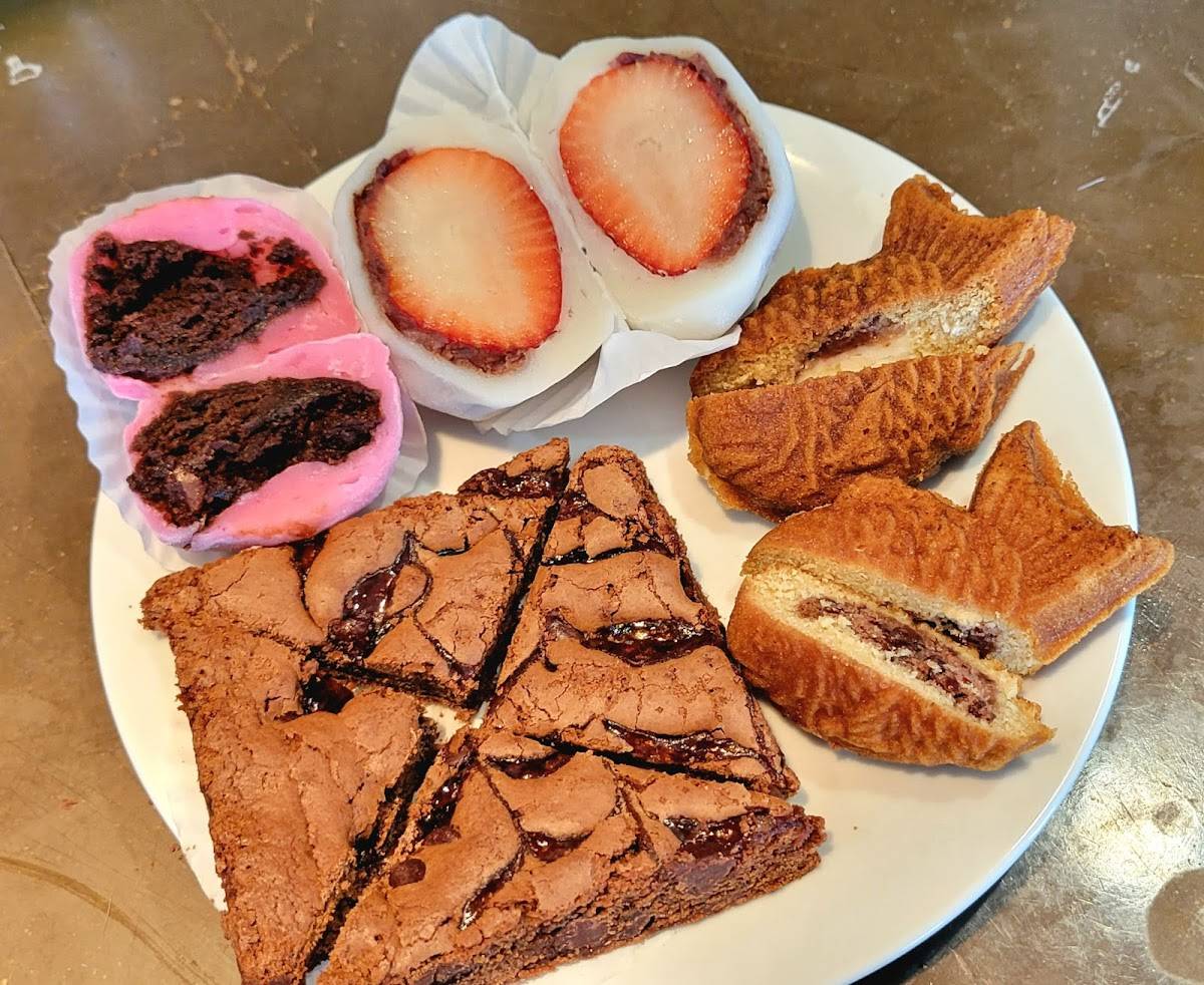 Menu at Two Ladies Kitchen desserts, Hilo