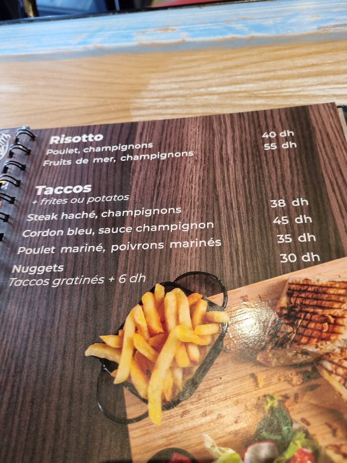 Menu au Happy Friends restaurant, Agadir