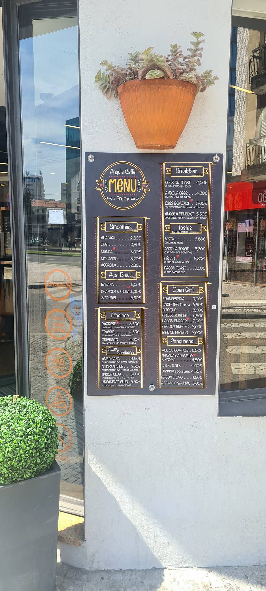 Menu em Angola Café, Vila Nova de Gaia