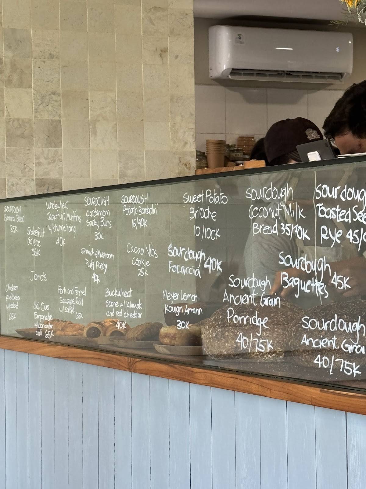 Carta de Barō Bakery, Pererenan