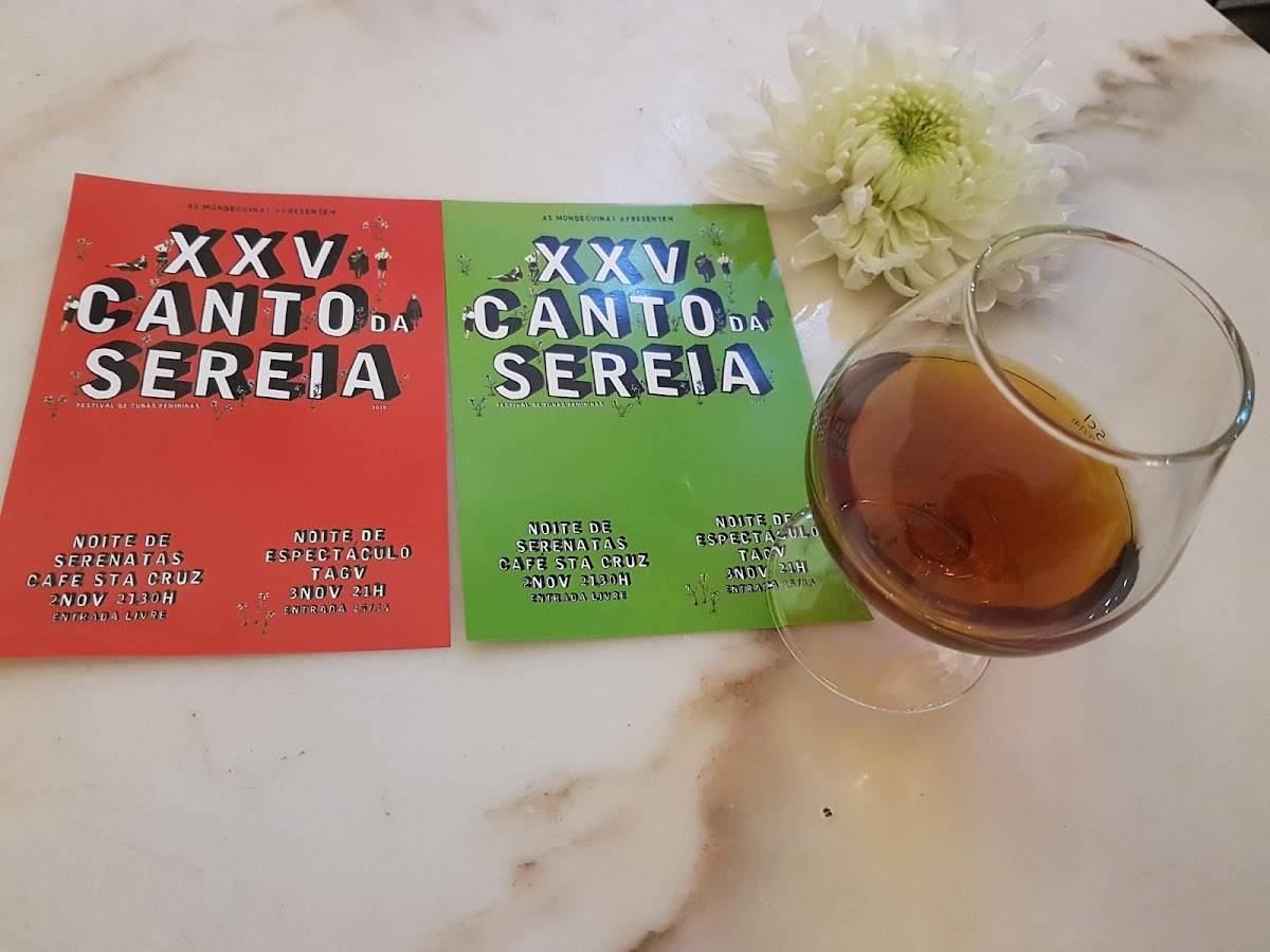 Menu at Café Santa Cruz, Coimbra, Praça 8 de Maio