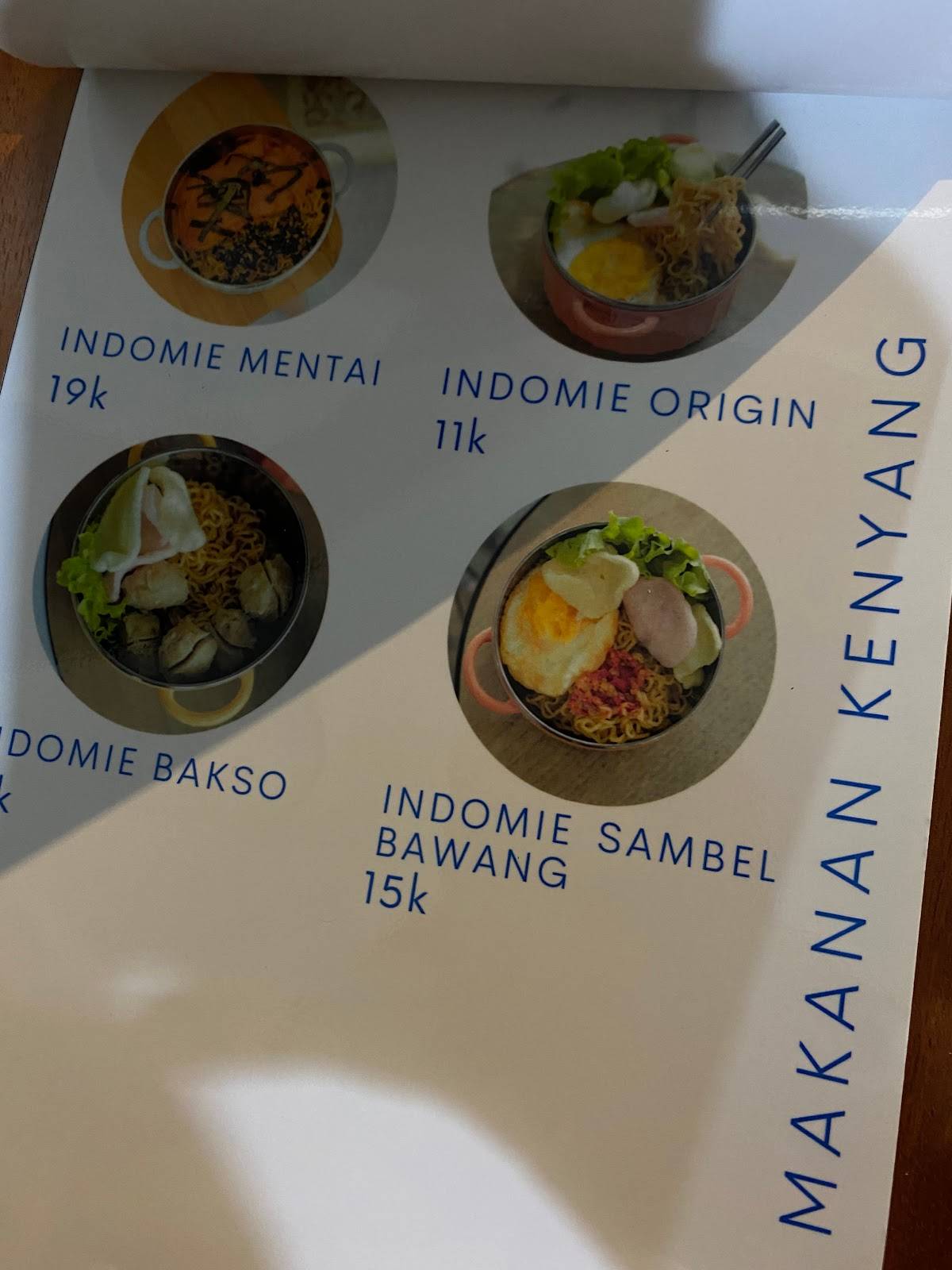 Menu at ULENI Donuts & Cafe, Kudus