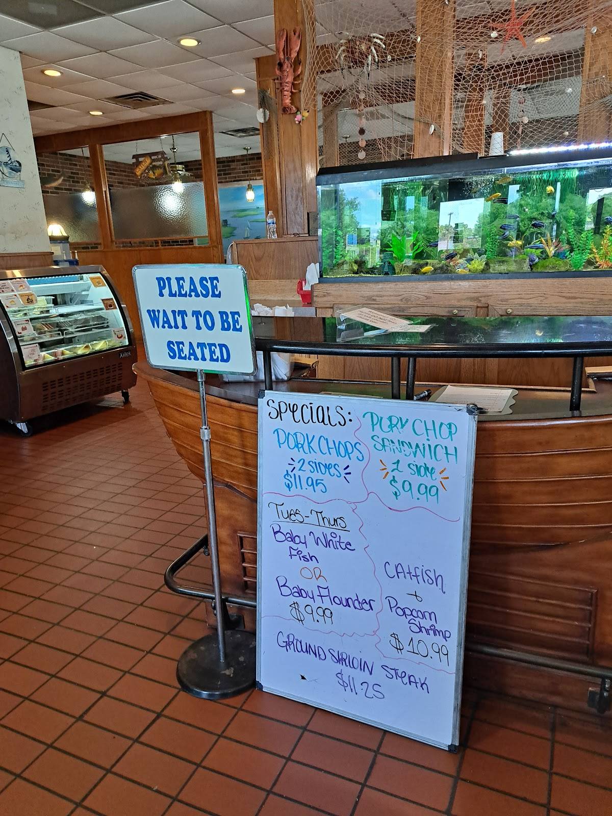 Menu at Captain Tom's Seafood restaurant, Martinsville