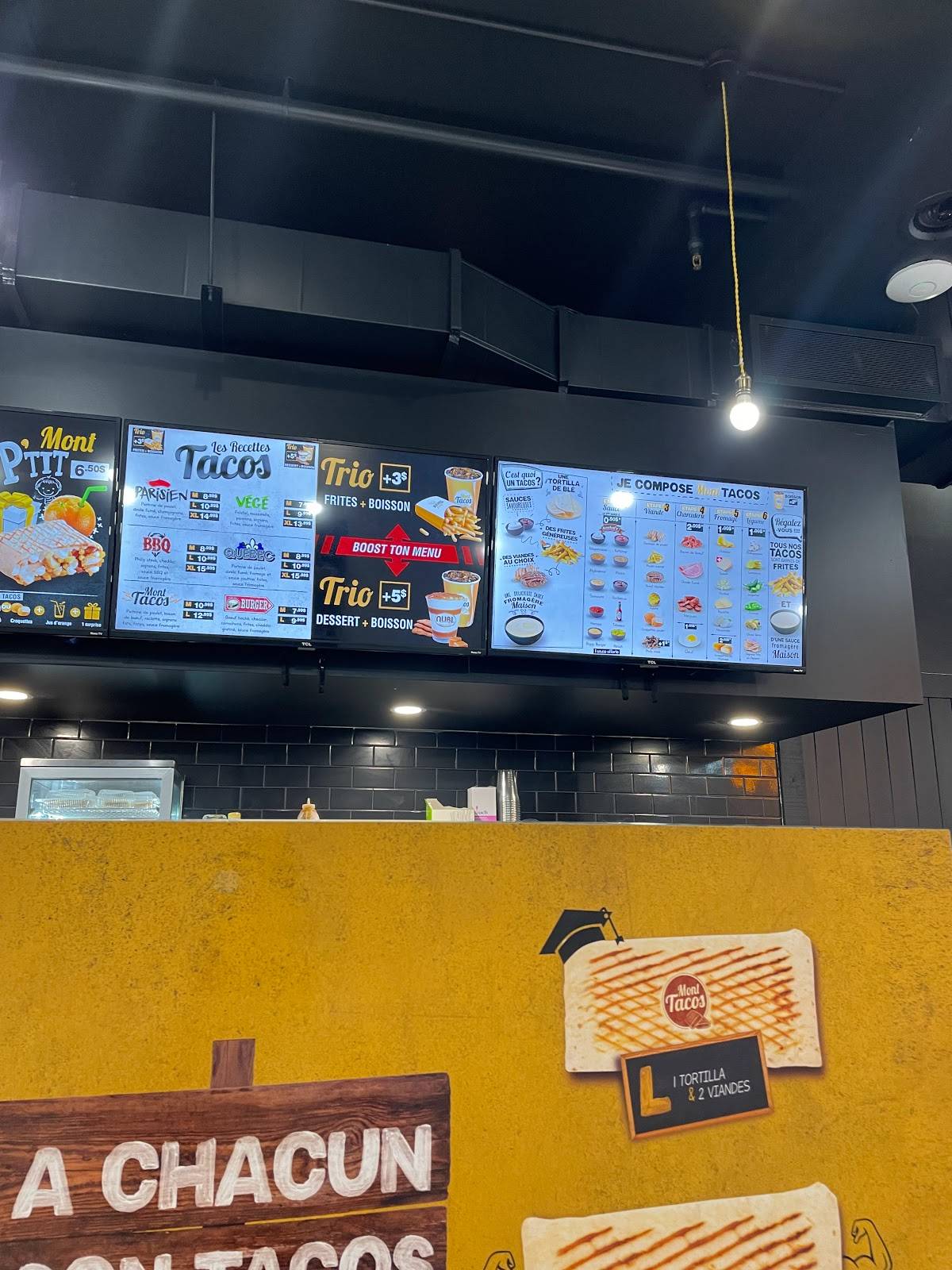 Menu au Mont Tacos - St. Catherine fast food, Montréal