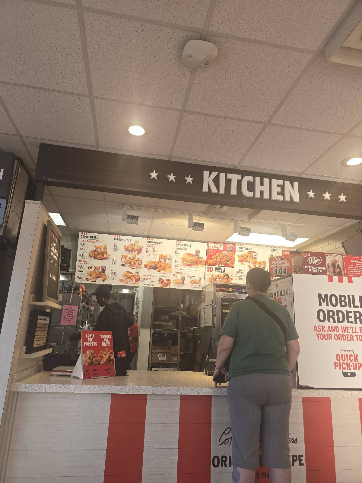 Menu at KFC fast food, Cincinnati, Glenway Ave