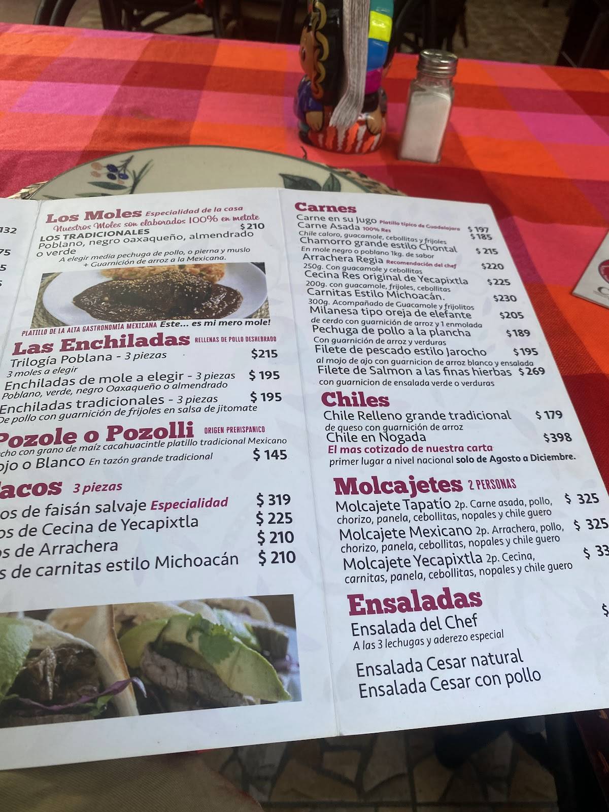 Menu at Los Amores restaurant, Guadalajara, Av Guadalupe 194