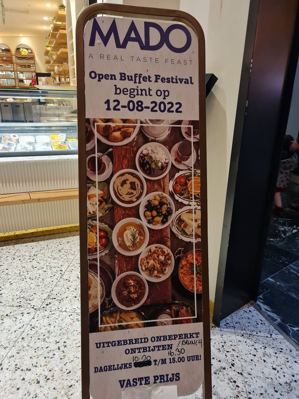Menu at Mado, Leidschendam