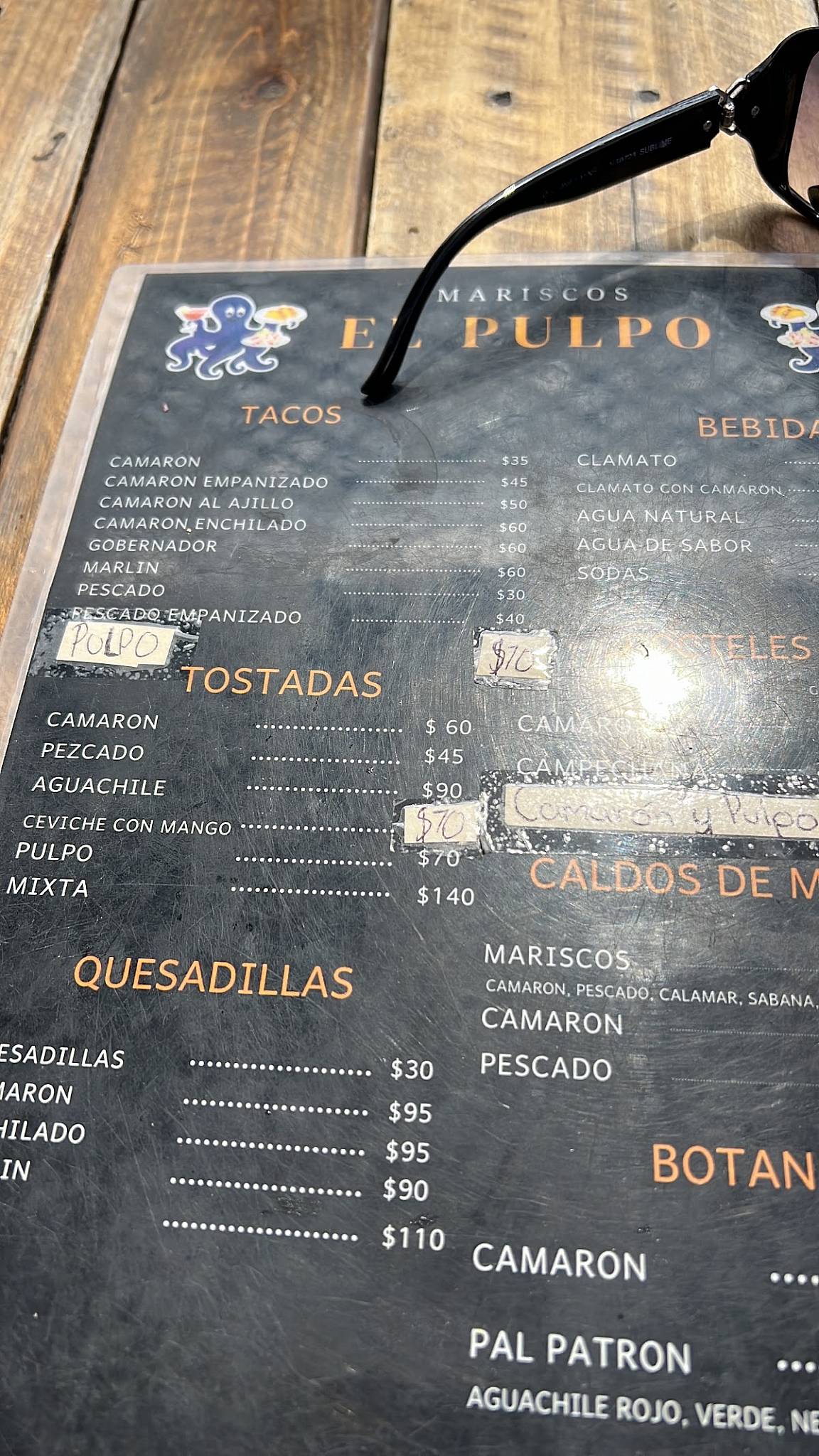 Menu at Mariscos El Pulpo restaurant, Rosarito