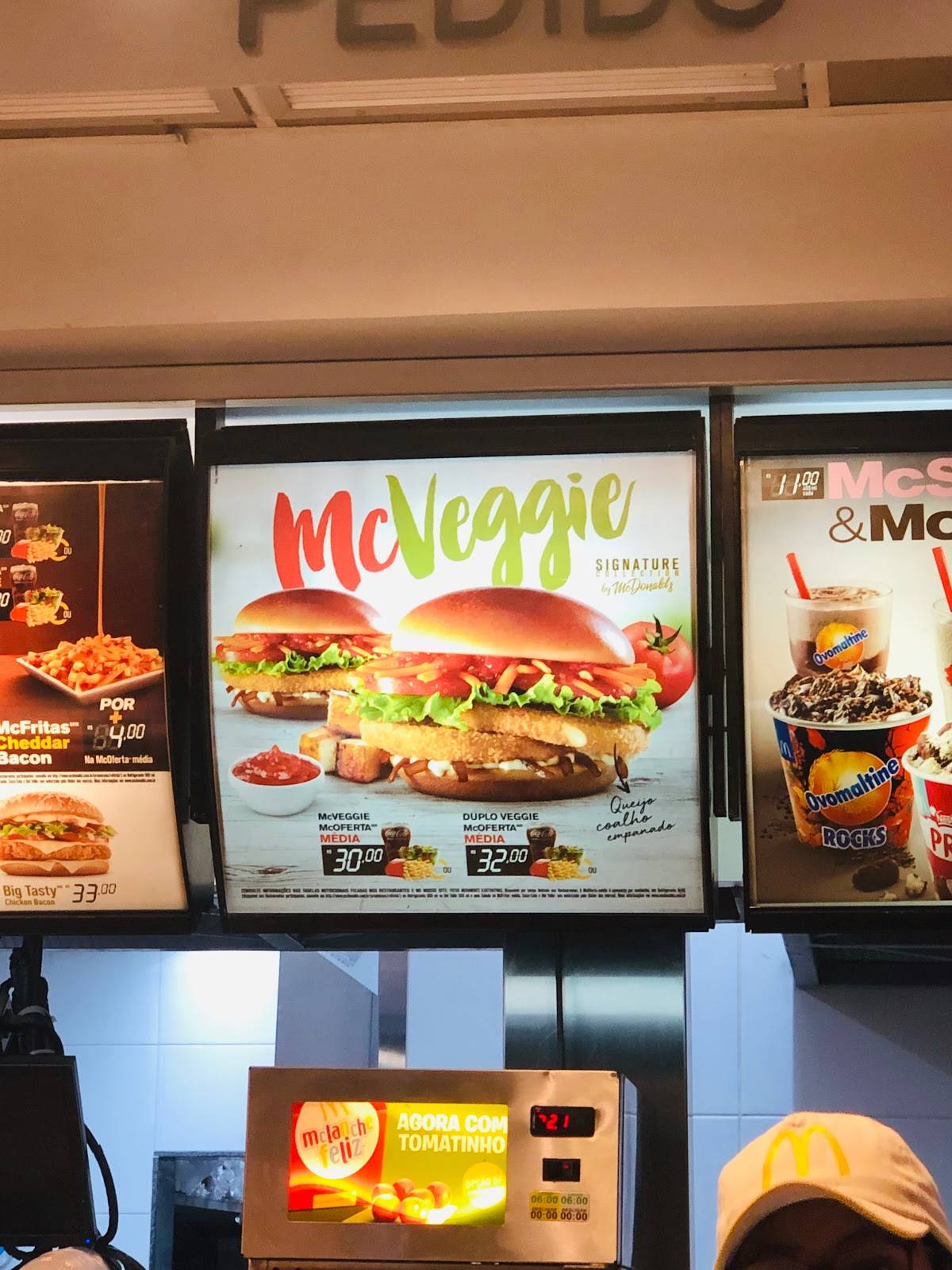 Menu em McDonald's restaurante de fast food, Marília, Av. Tiradentes